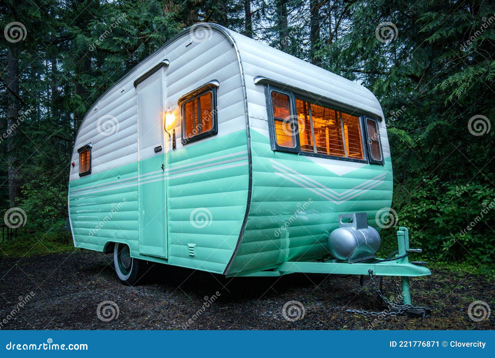 Estacada, or - USA: 06-12-2021: Vintage Terry Trailer, Fully Restored ...