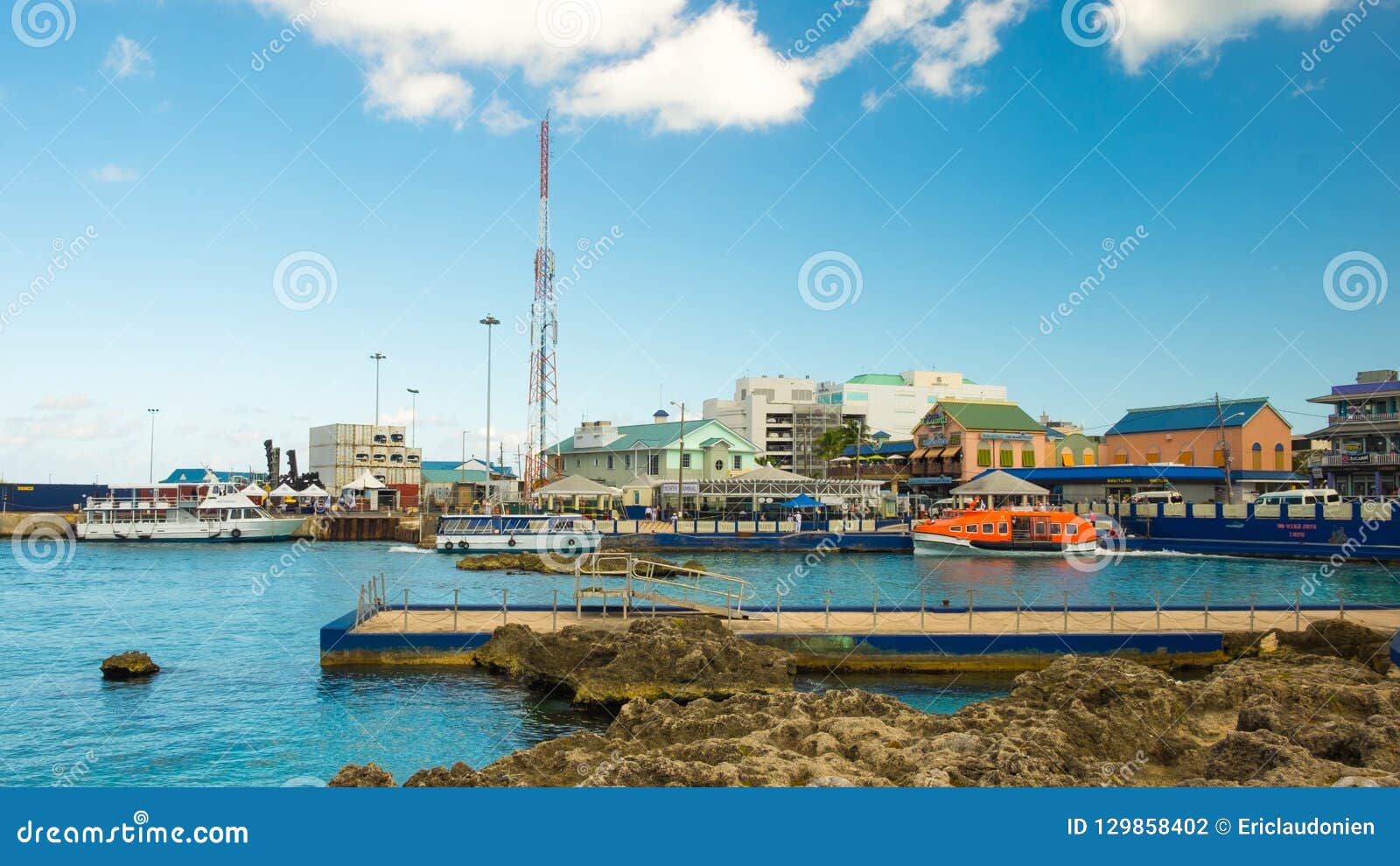 George Town-Port stockfoto. Bild von gebäude, doppelventilkegel - 129858402