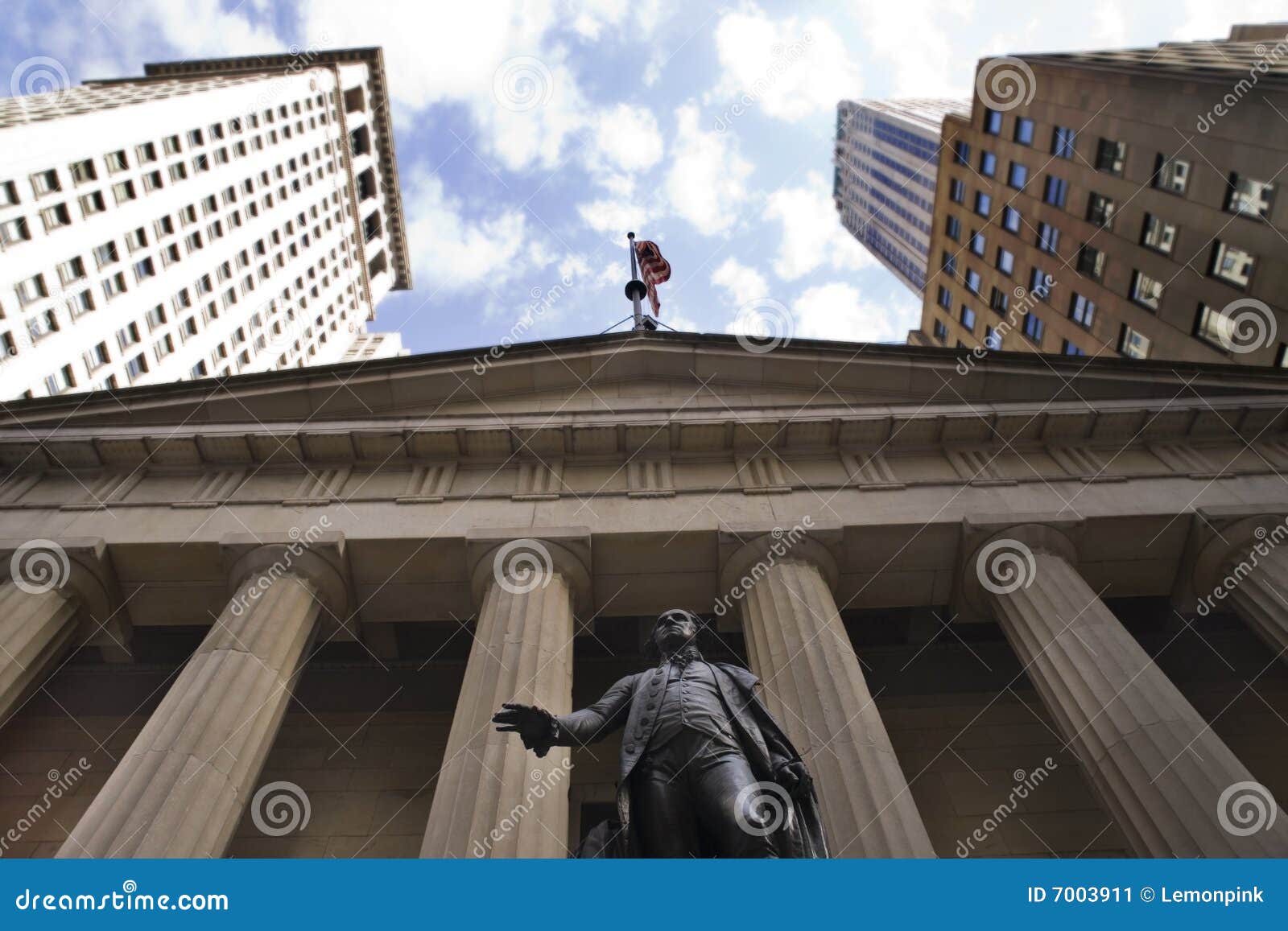 George Washington Overlooking the Wall Street Area Editorial Photo ... George Washington Overlooking the Wall Street Area Editorial Photo ...
