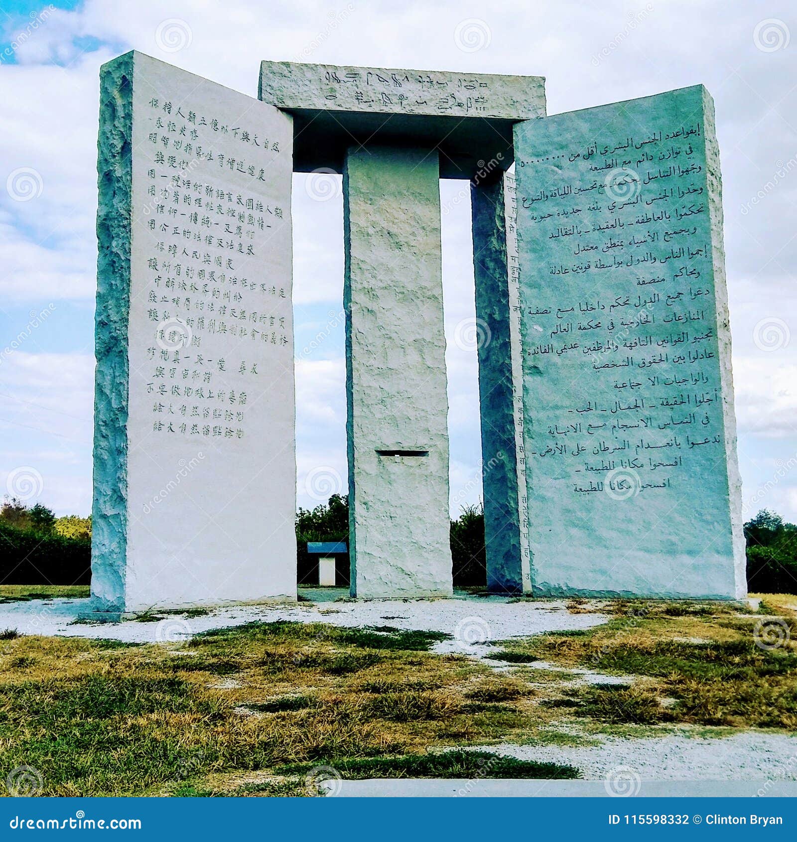 Georgia Guidestones redaktionelles stockfotografie. Bild von granit ...