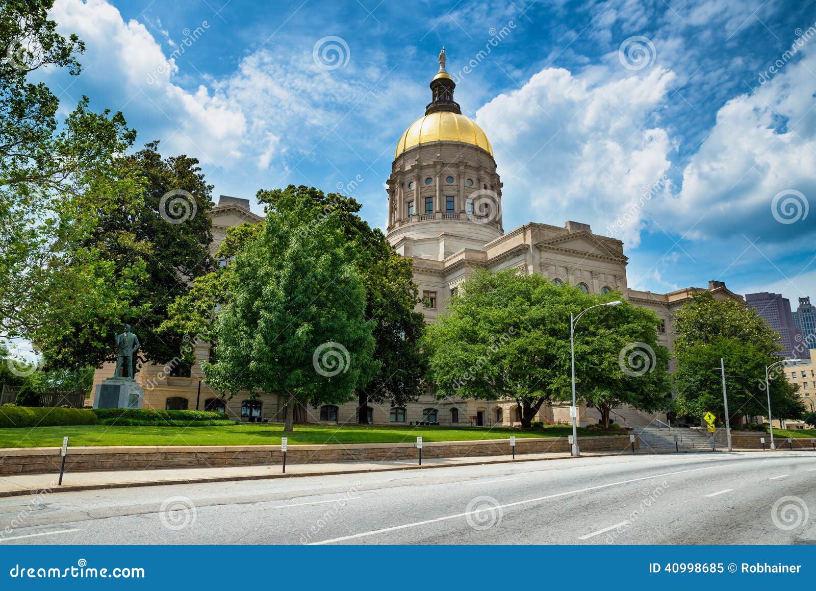 Georgia State Capitol Building Stock Image - Image of statue ...