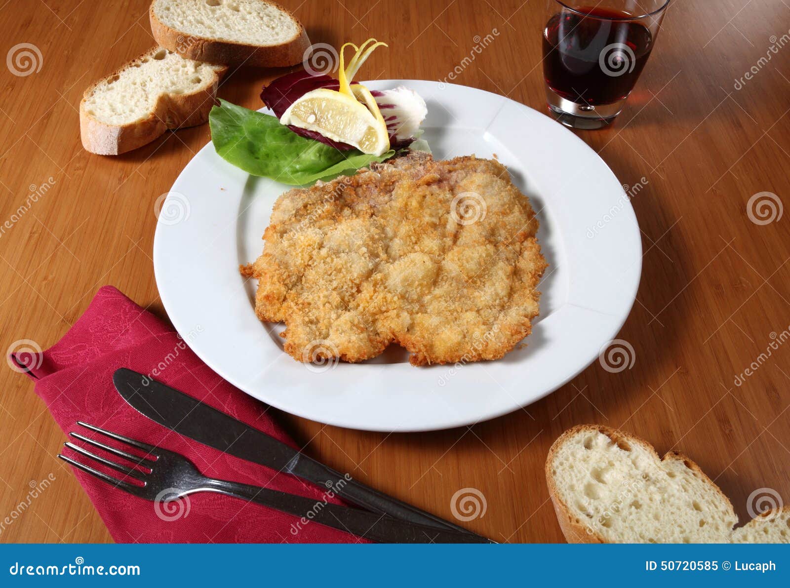 Gepaneerde Kotelet En Groenten Stock Afbeelding - Image of keuken, vers ...