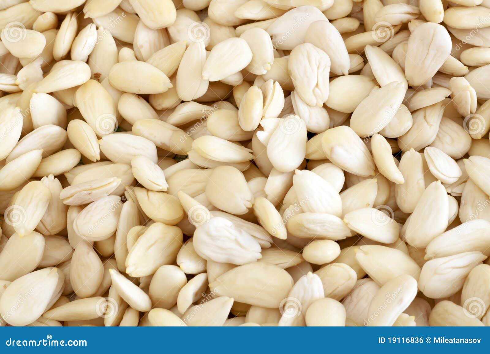 Gepelde amandelen stock foto. Image of snack, organisch - 19116836