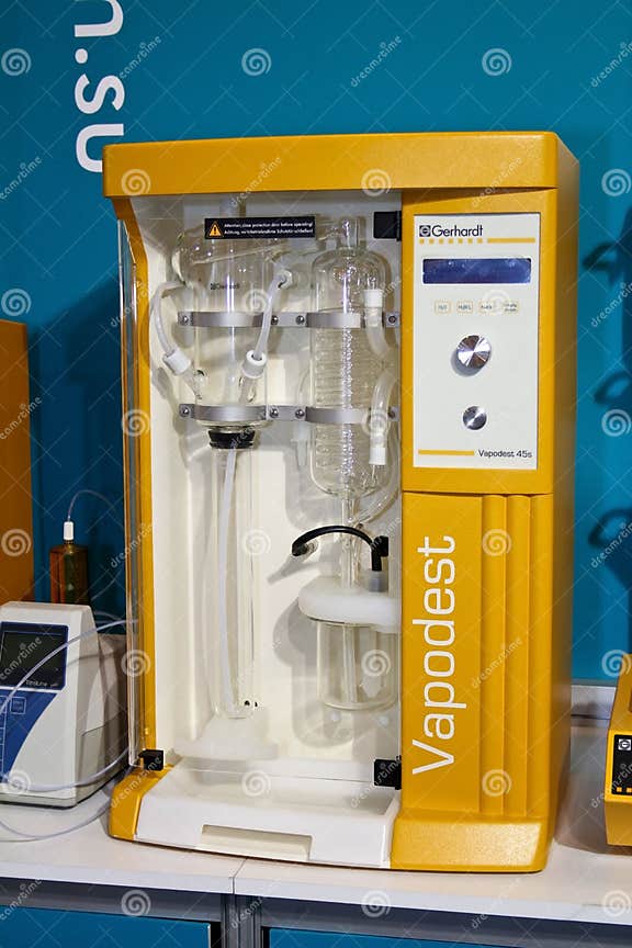 Gerhardt Programmable Distillation Systems Editorial Photo - Image of ...