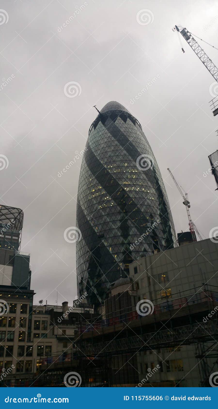 Gerkin foto editorial. Imagen de cielo, londres, megabus - 115755606