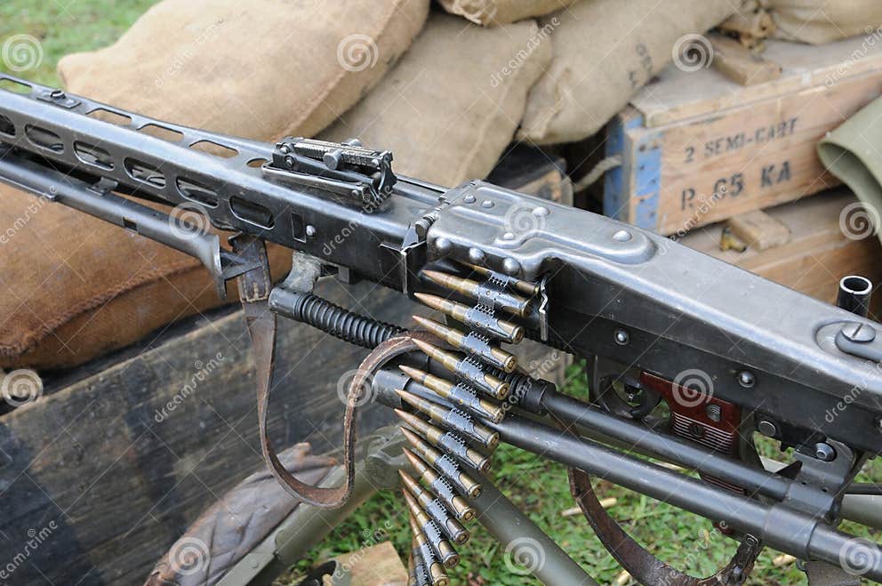 German machine gun MG 42 editorial photo. Image of army - 203668111