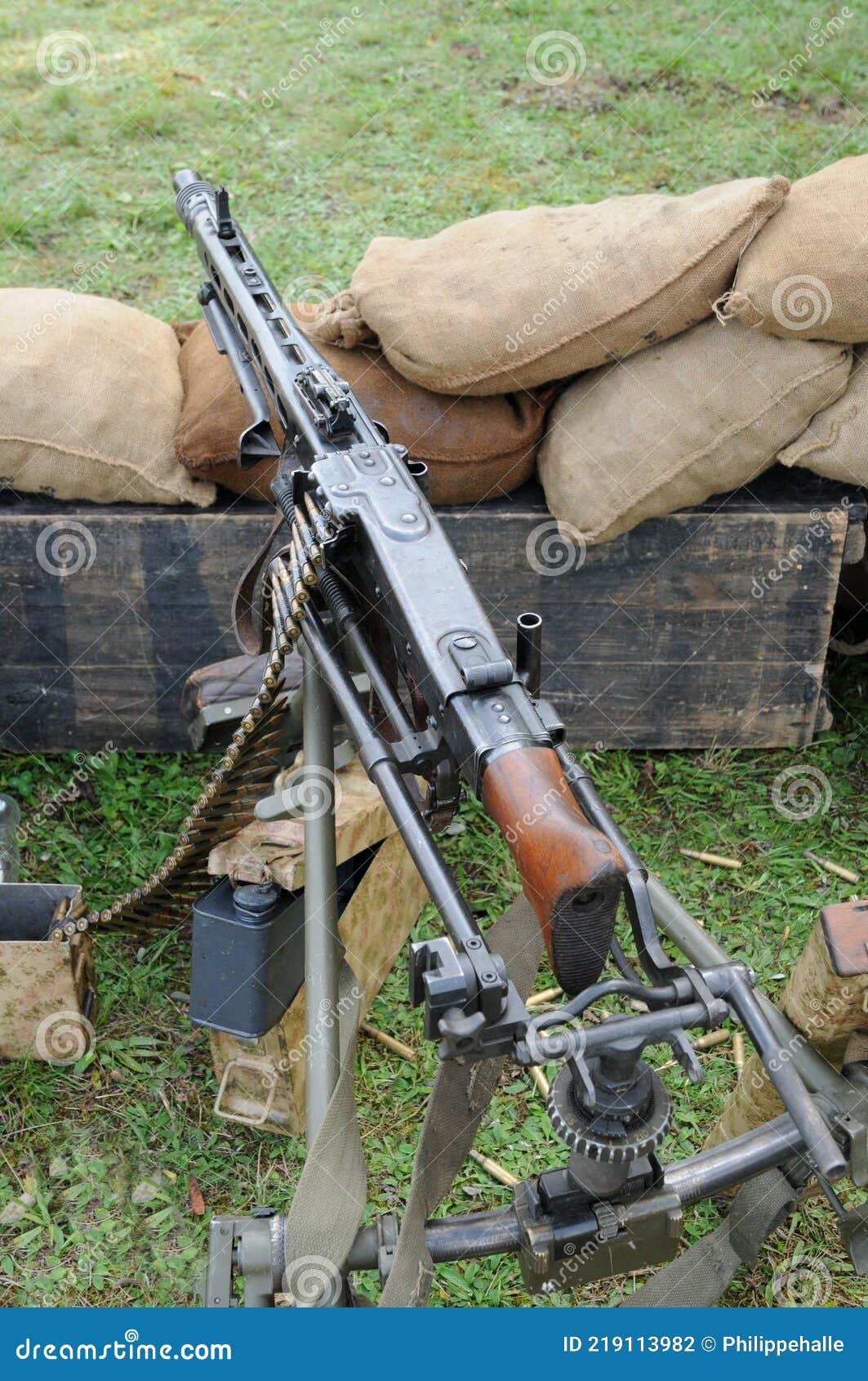 German machine gun MG 42 editorial photography. Image of army - 219113982