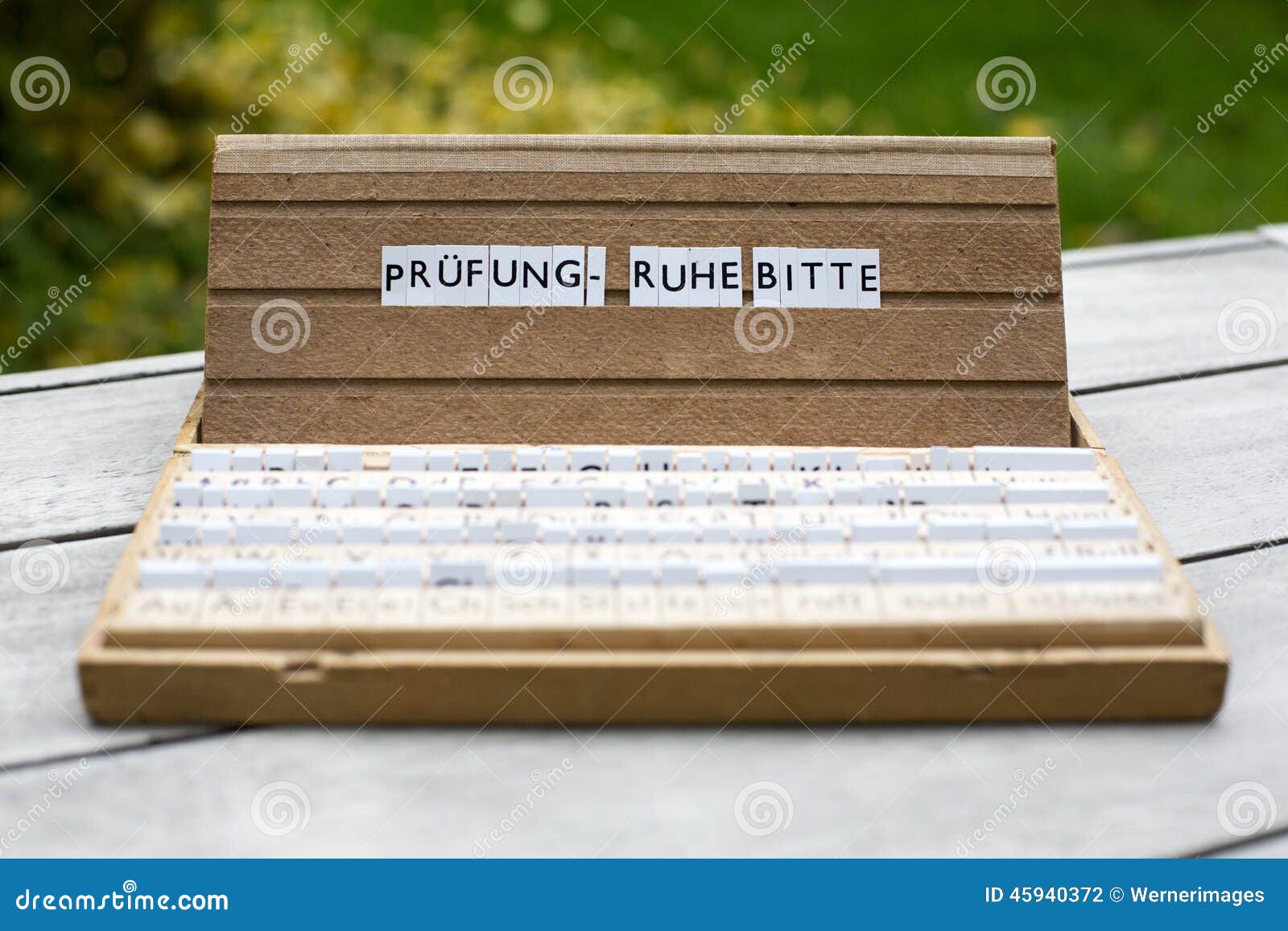 German Text Pruefung Ruhe Bitte Stock Photos - Free & Royalty-Free ...