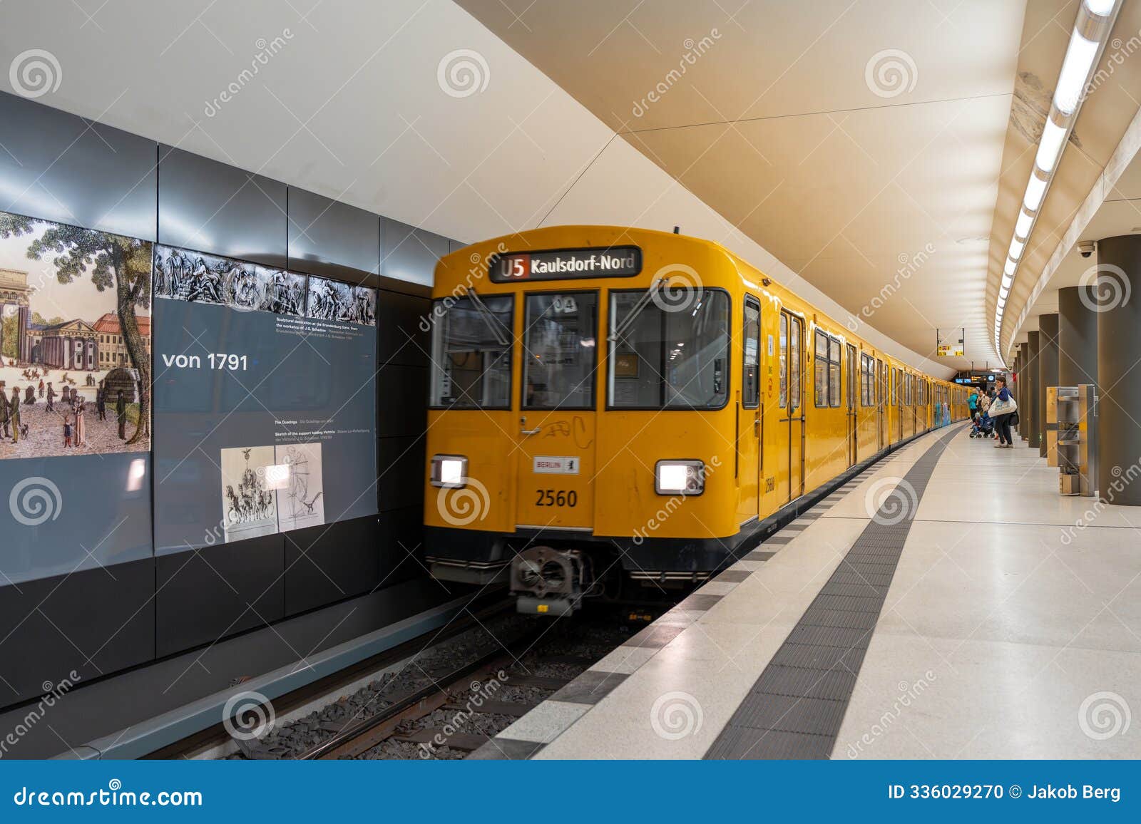 Yellow Train. City Of Milan, Italy. Unbelievable Architecture, Amazing ...