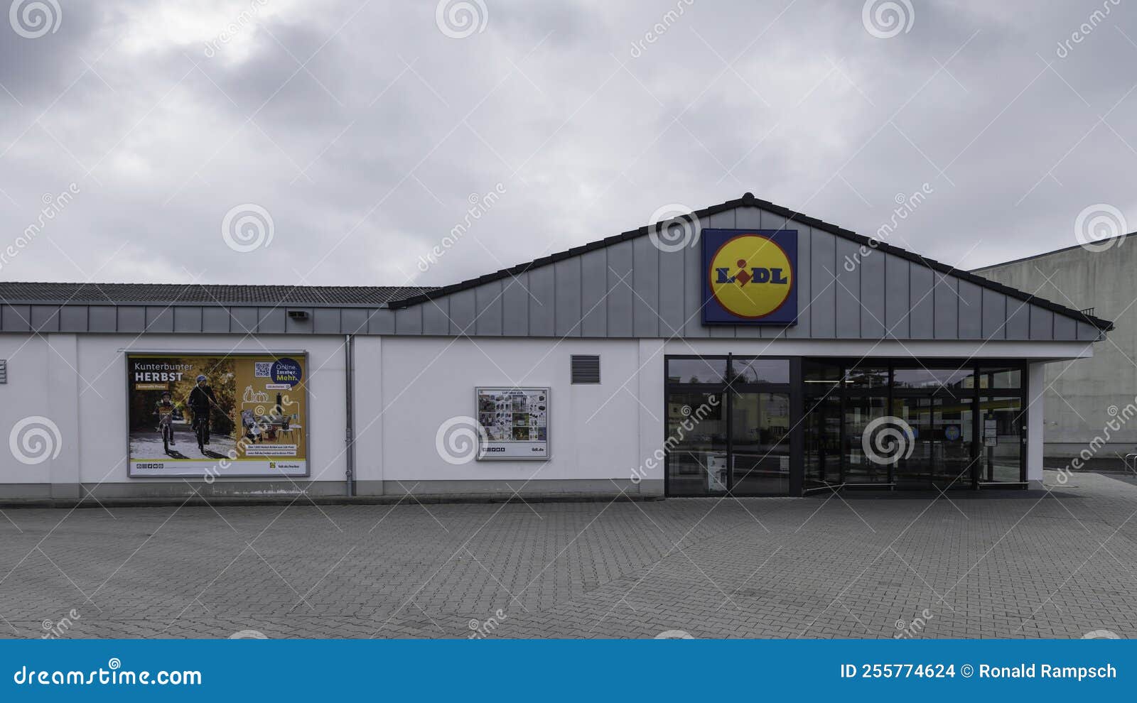 Front view of a Lidl store editorial stock image. Image of supermarket ...