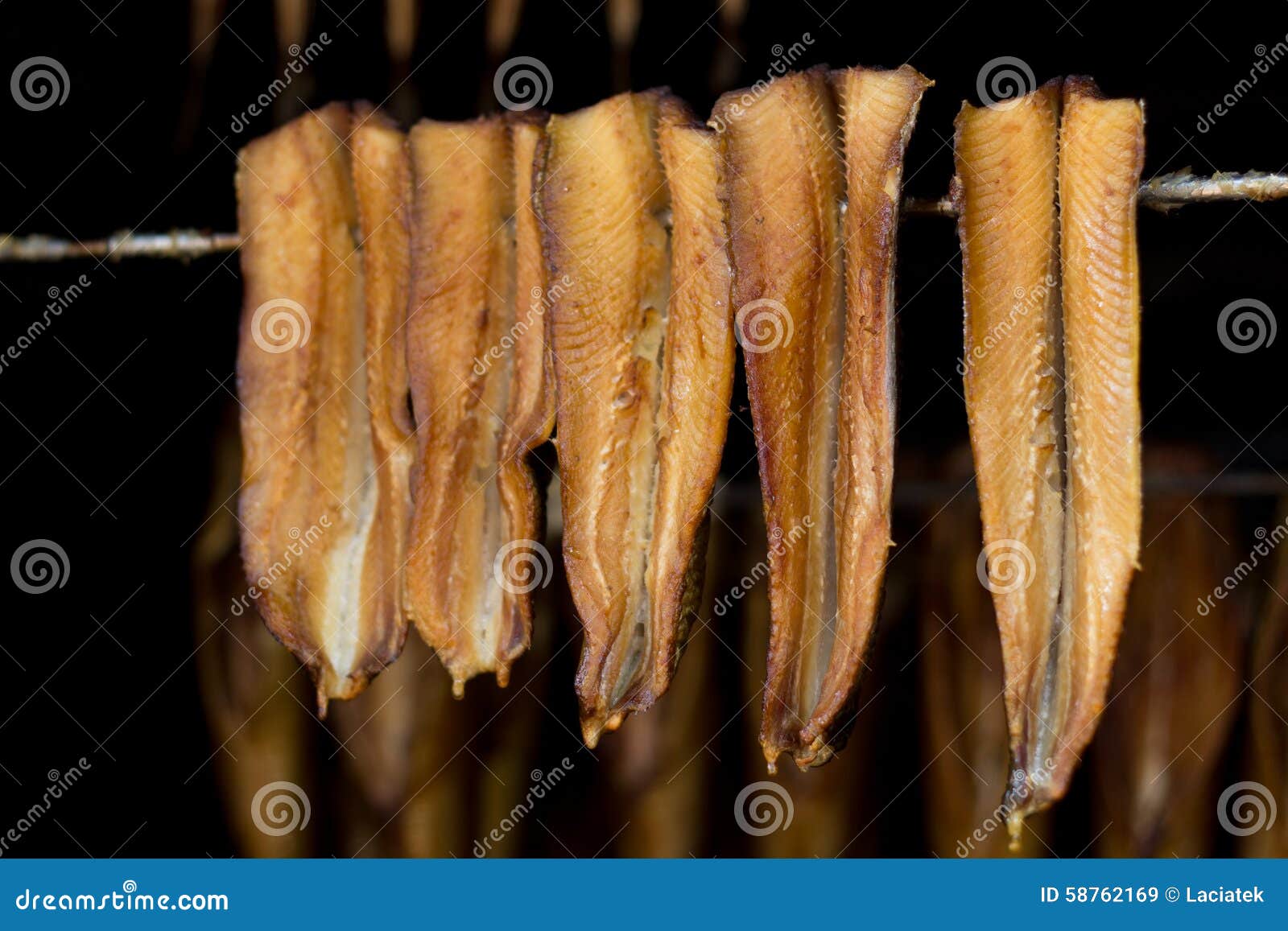 Gerookte vissen - haringen stock afbeelding. Image of roken - 58762169