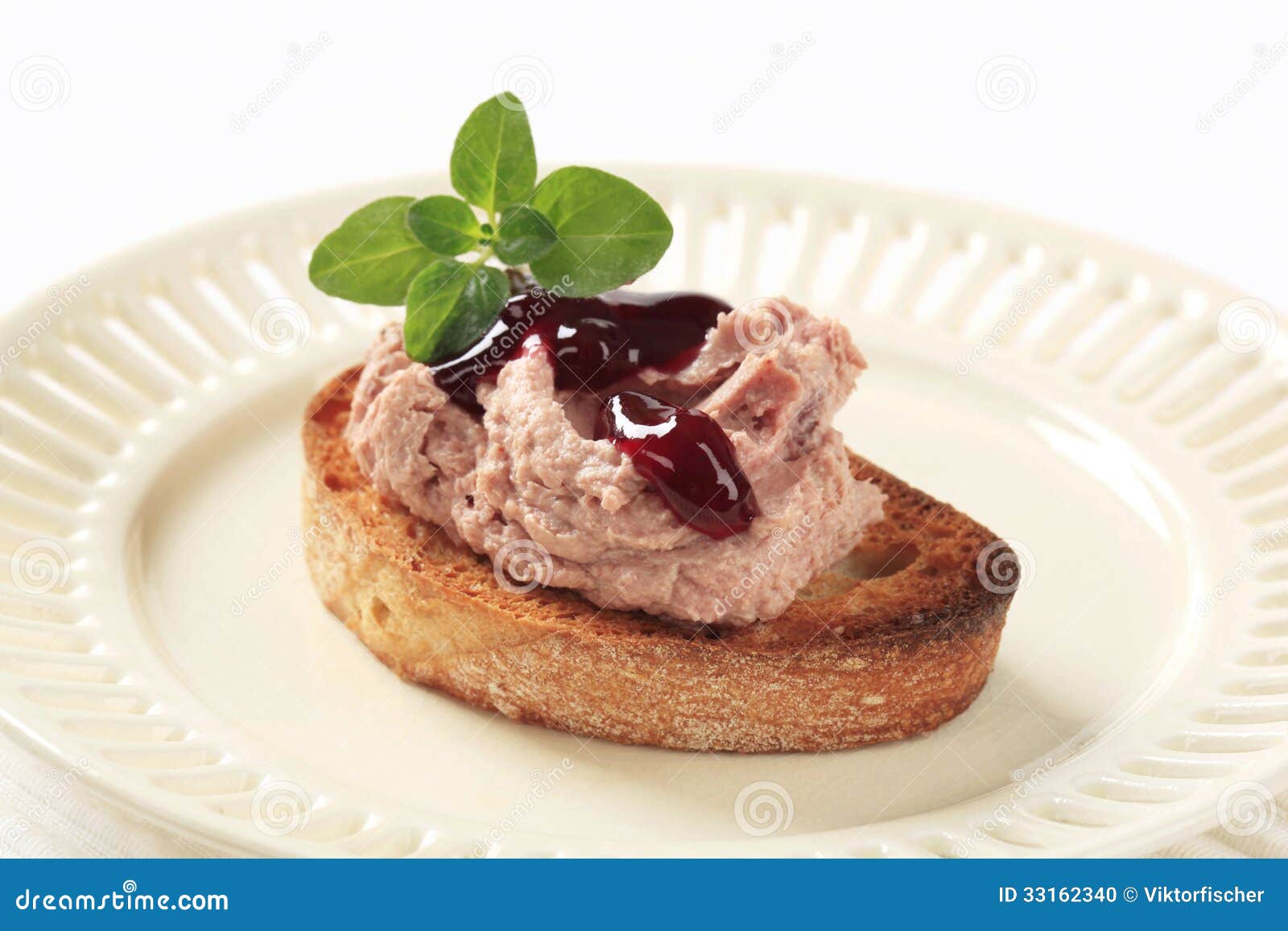 Geroosterd Brood Met Pastei Stock Foto - Image of snack, lever: 33162340