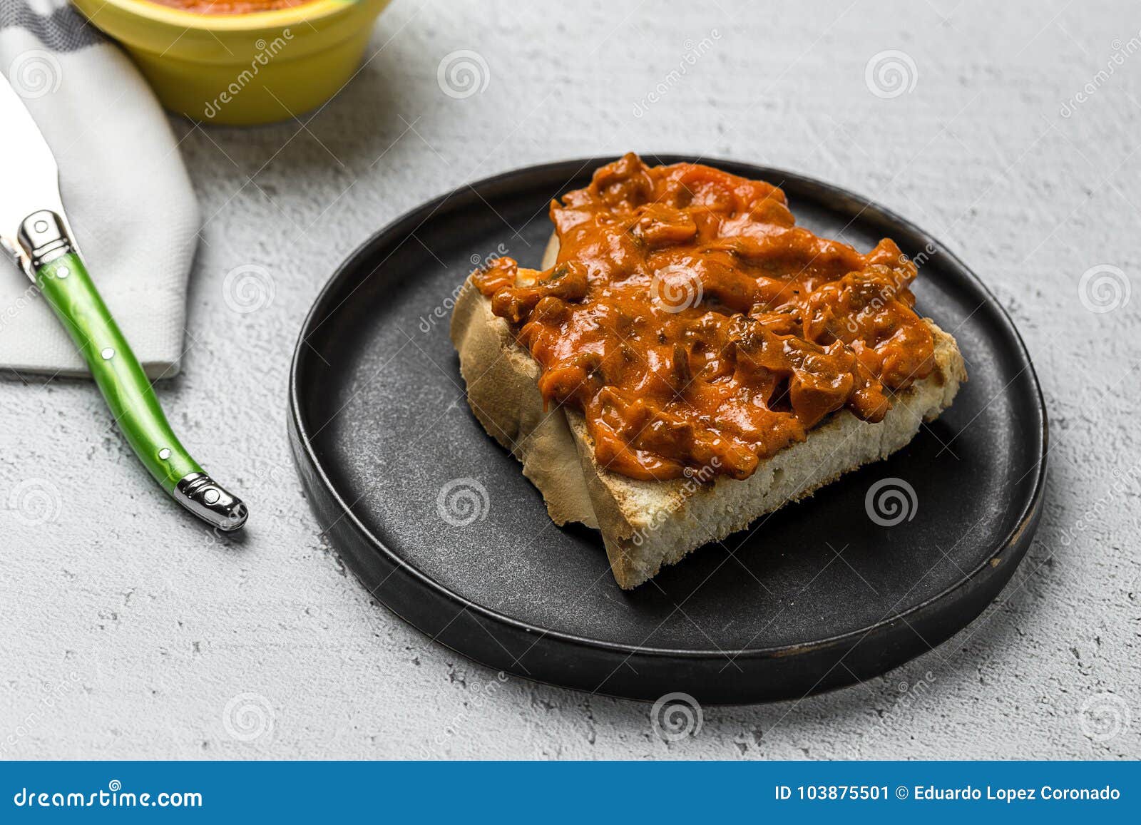 Geroosterd Brood Met Verschillende Pasteien Stock Afbeelding - Image of ...