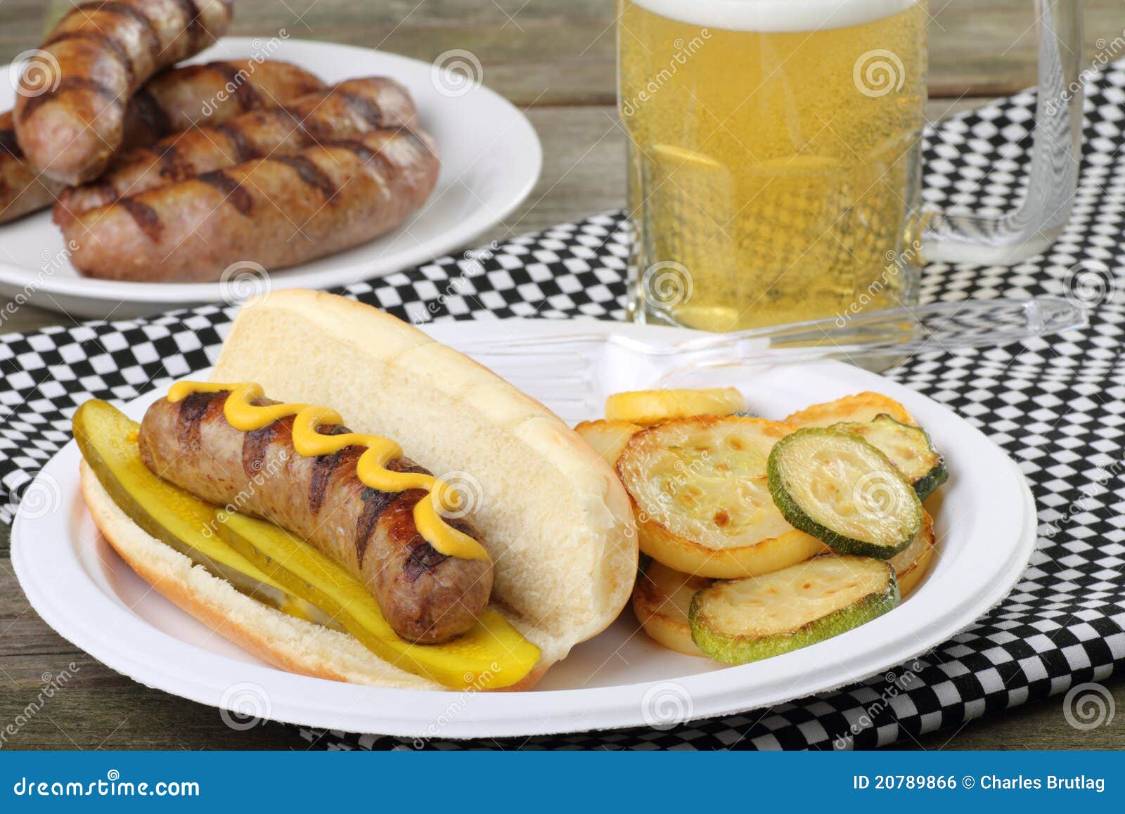 Geroosterde Braadworst stock foto. Image of braadworst - 20789866