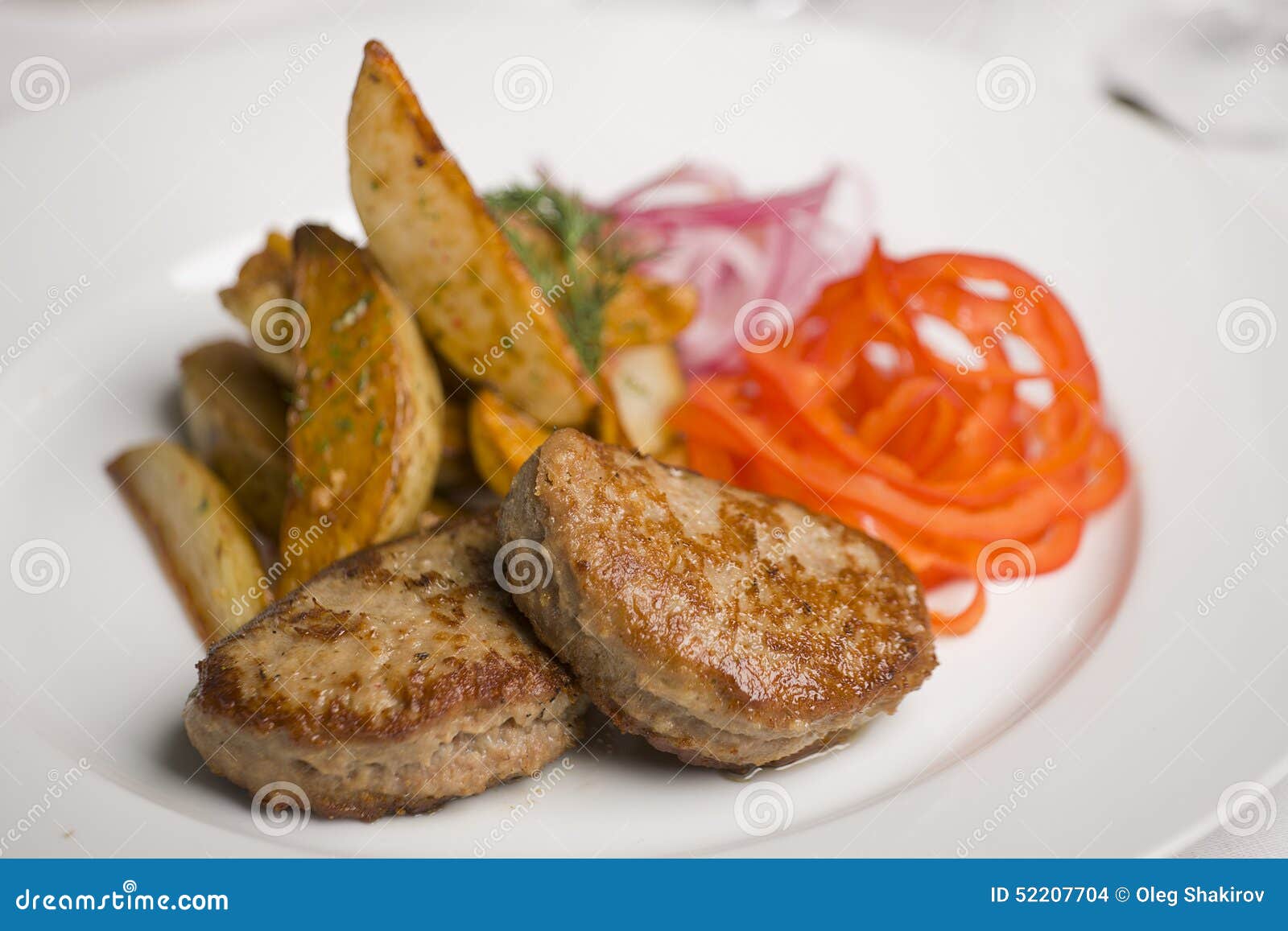 Geroosterde Kotelet En Frieten Stock Foto - Image of gebraden, schotel ...