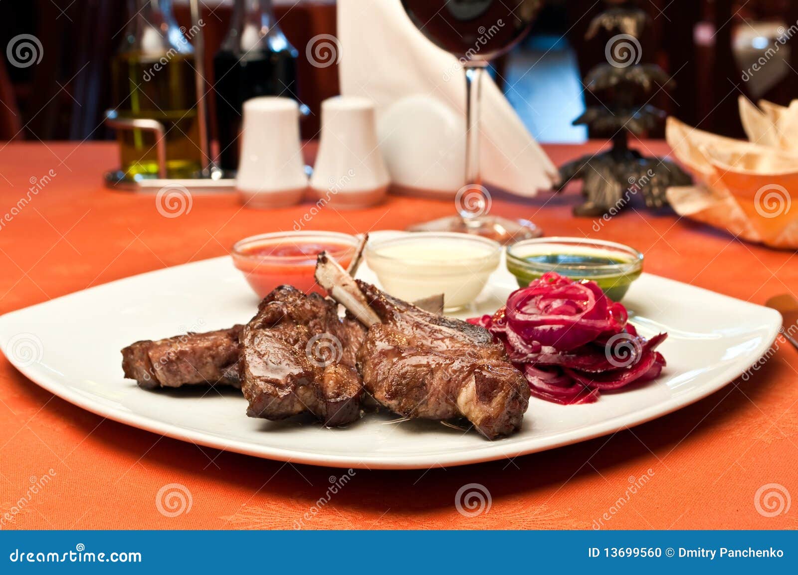 Geroosterde Lamsribben Met Bieten Stock Foto - Image of versheid ...