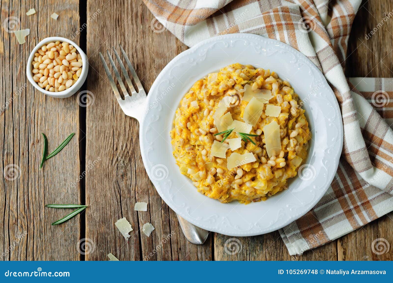 Geroosterde Pompoen En Parelgort Risotto Stock Foto - Image of pompoen ...