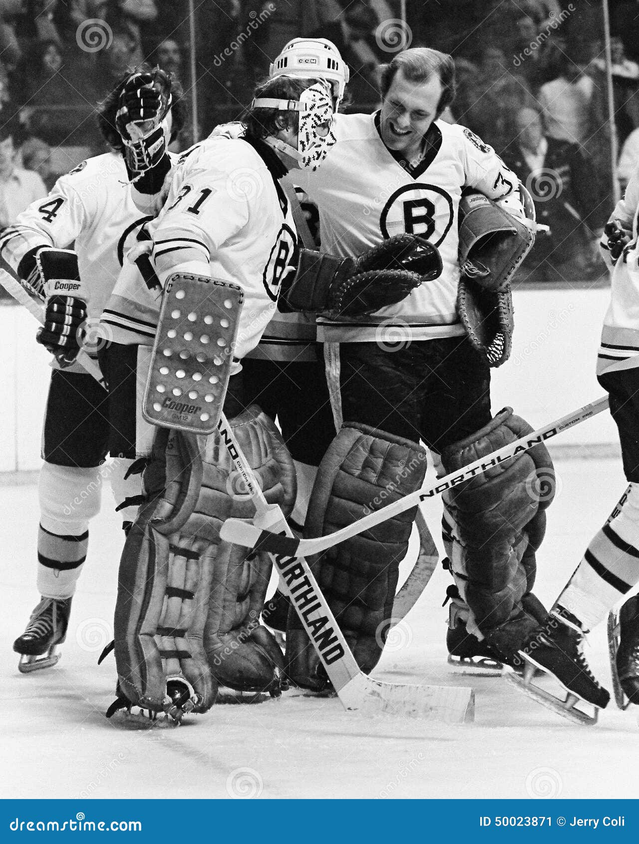 Gerry Cheevers photo éditorial. Image du masque, uniforme - 50023871