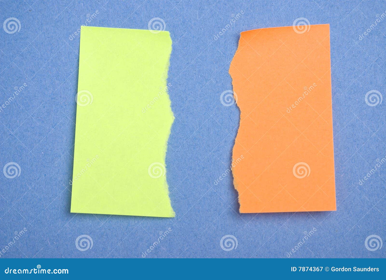Gescheurde Groene En Oranje Post-its. Stock Afbeelding - Image of ...