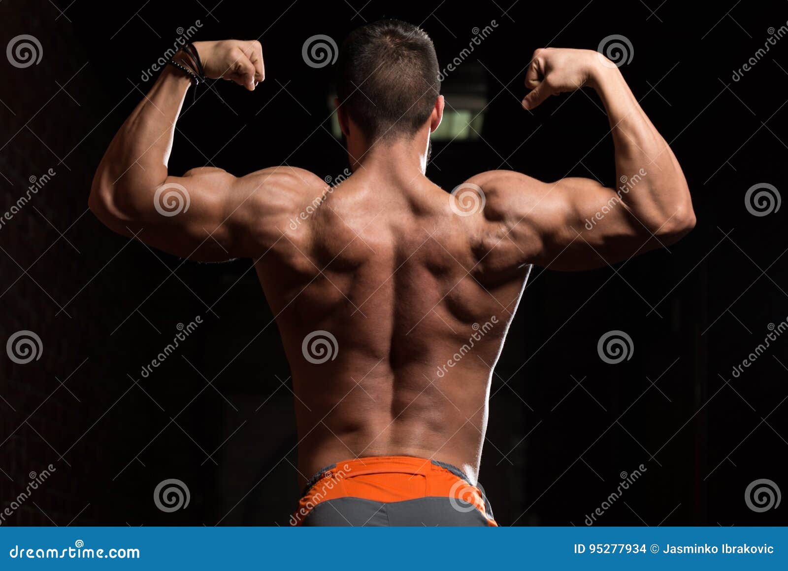 Geschiktheid Modelposing Double Biceps Na Oefeningen Stock Foto - Image ...