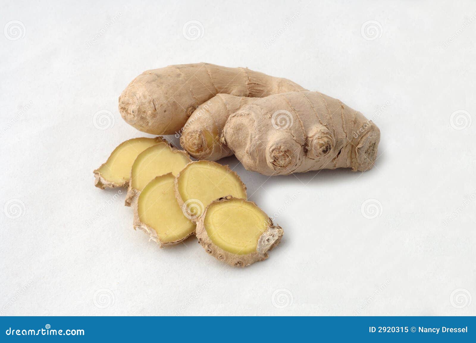 Gesneden gemberwortel stock afbeelding. Image of alternatief - 2920315