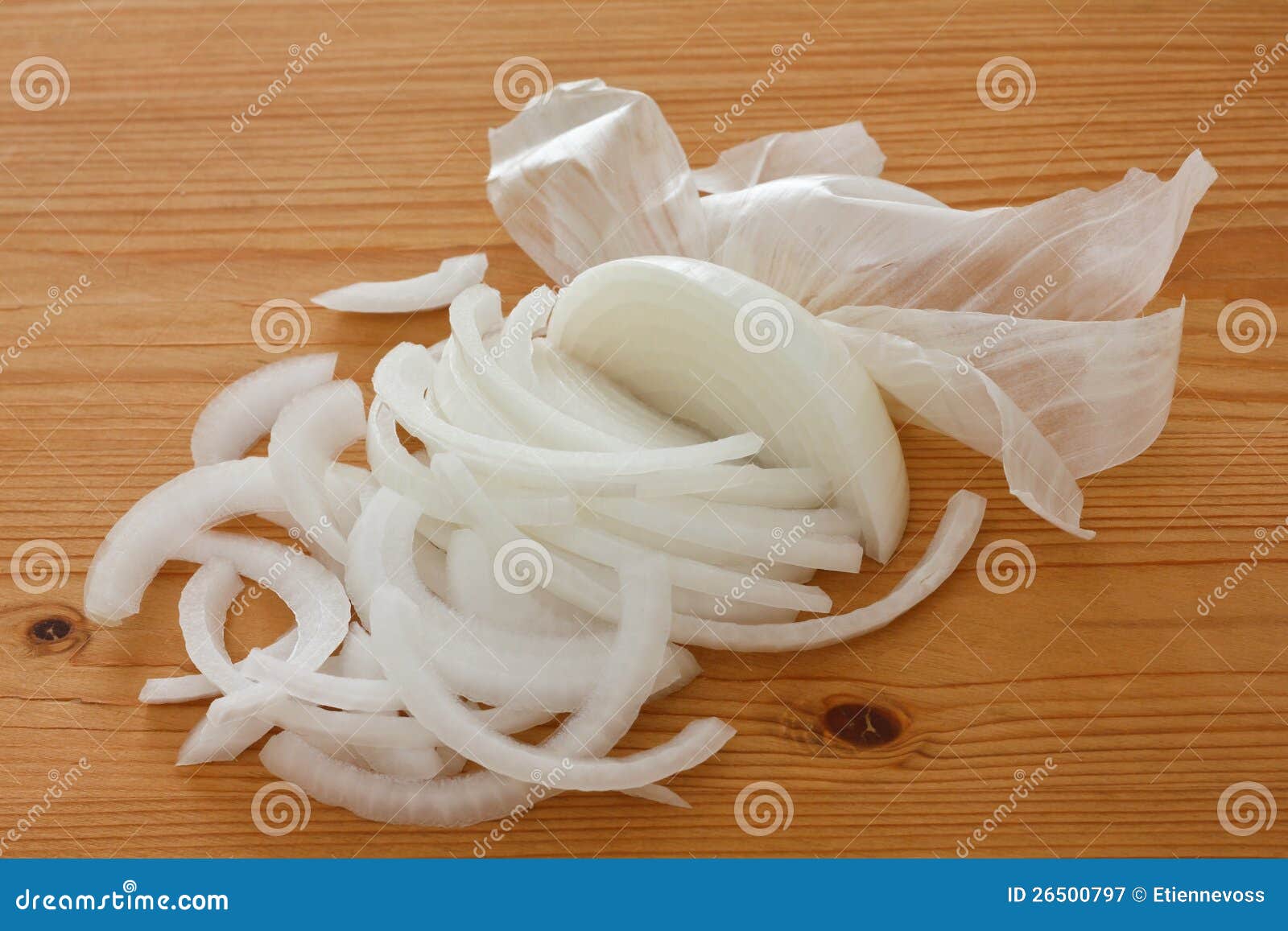 Gesneden witte ui stock afbeelding. Image of hakken, bijtend - 26500797