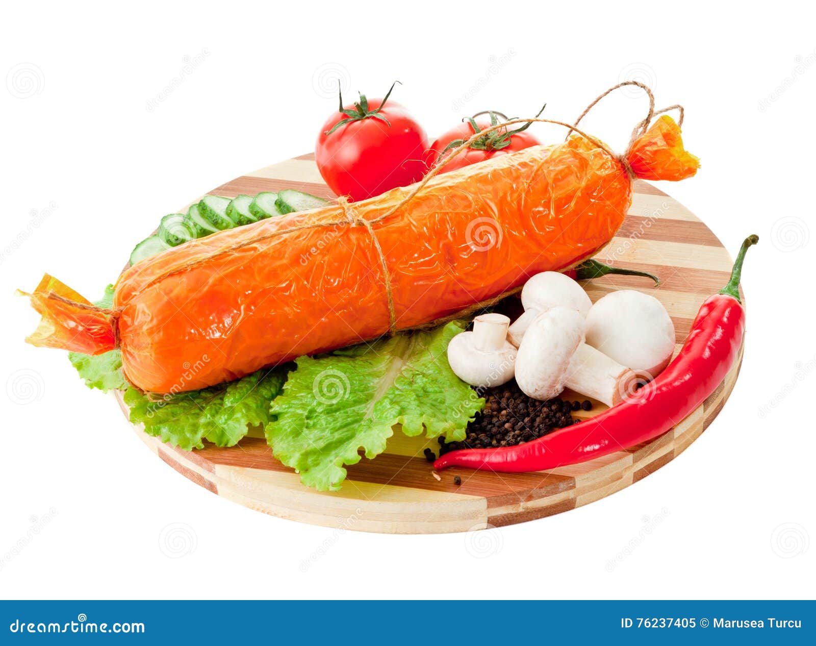 Gesneden Worst Met Groenten En Rode Papper Stock Afbeelding - Image of ...