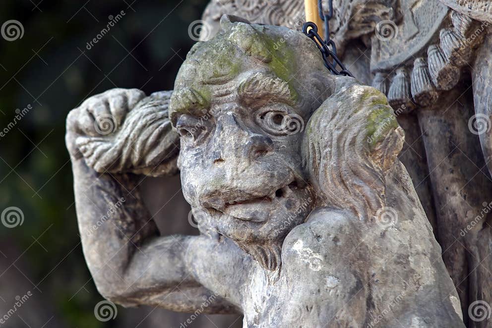 Gesprungener Teufel stockfoto. Bild von statue, skulptur - 53509832