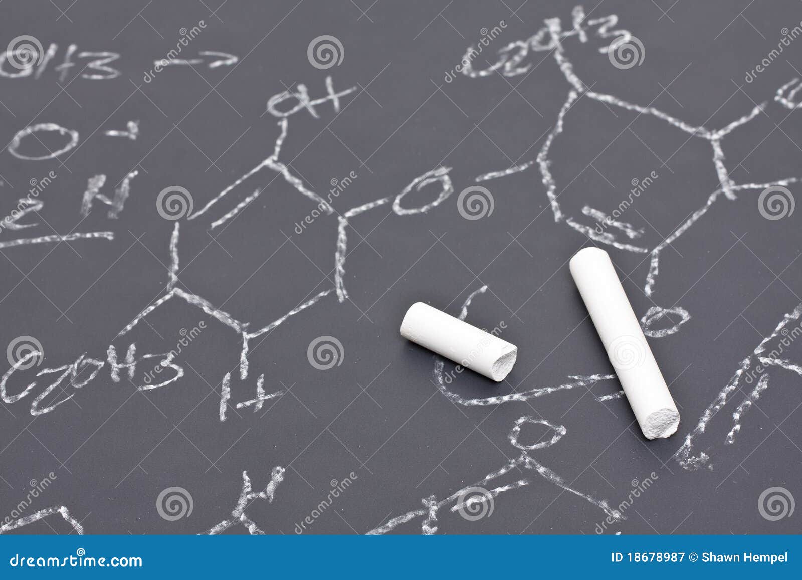 Gesso Sulla Lavagna Con La Formula Chimica Immagine Stock - Immagine di ...