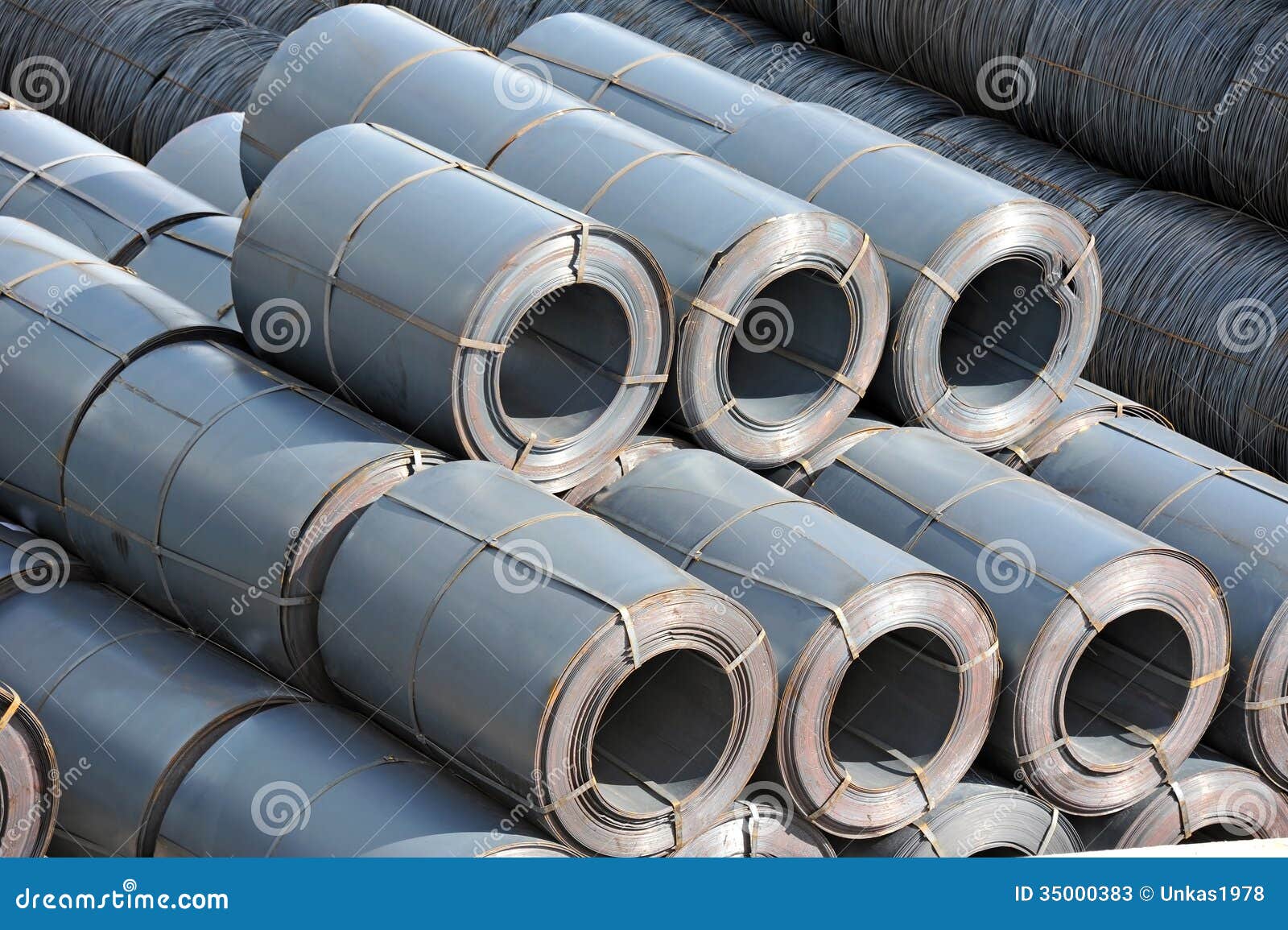 Gestapeld Staal Metaal-broodje Stock Afbeelding - Image of industrie ...