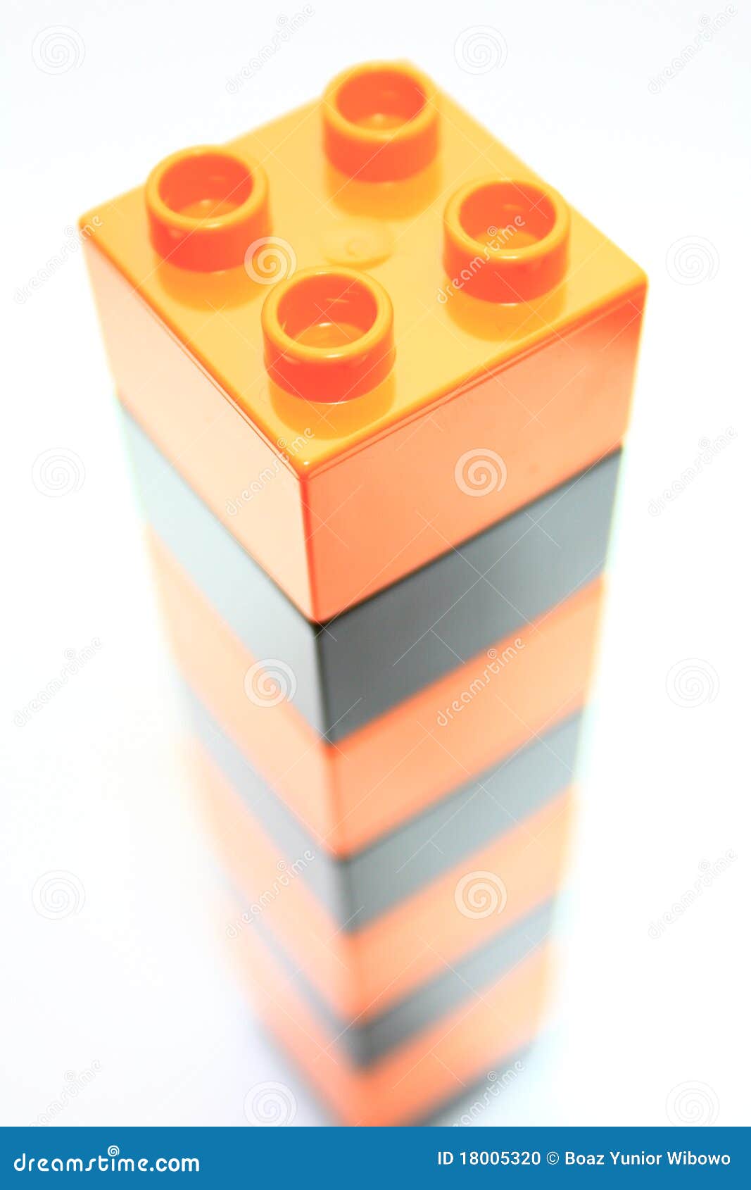 Gestapelde blokken stock foto. Image of groot, pret, spelen - 18005320
