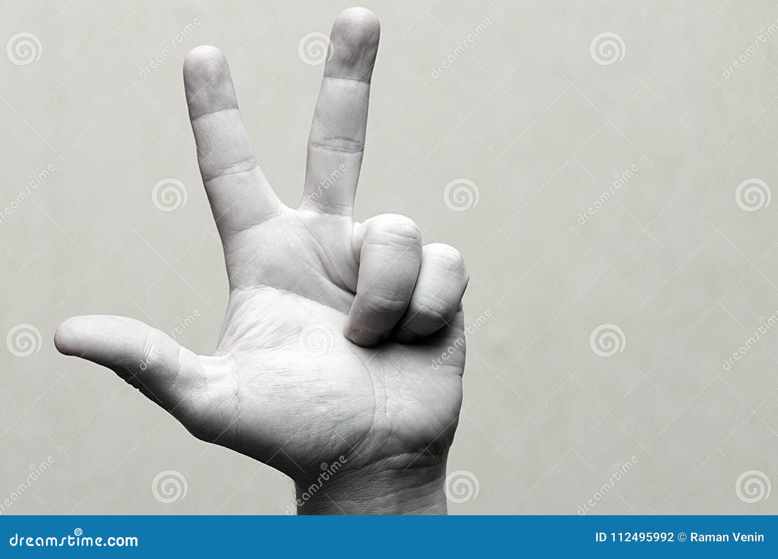 Gesto Con Tre Dita Su Immagine in Bianco E Nero Fotografia Stock - Immagine di data, mano: 112495992