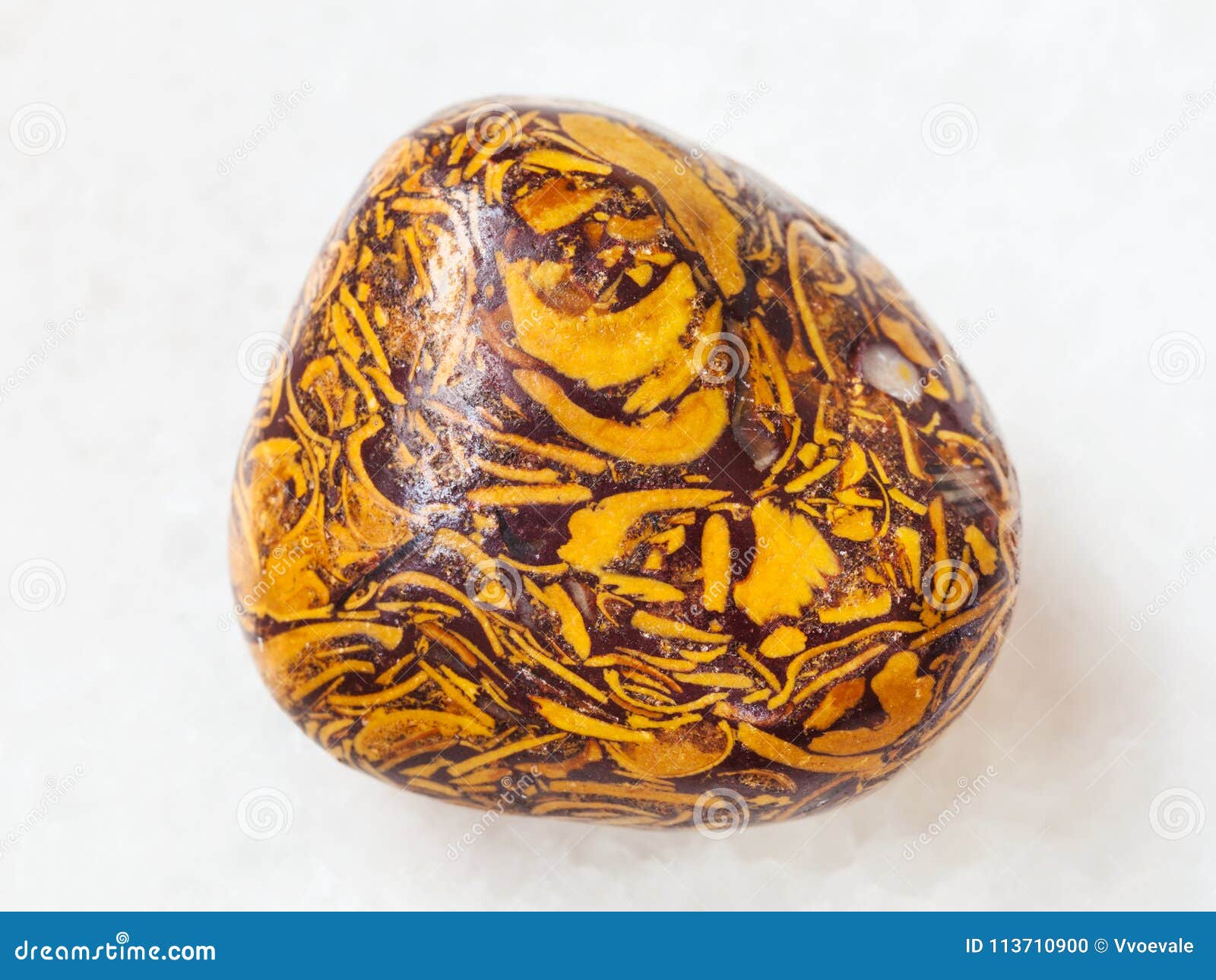 Gestolperter Mariam Stone-Edelstein Auf Weiß Stockfoto - Bild von ...