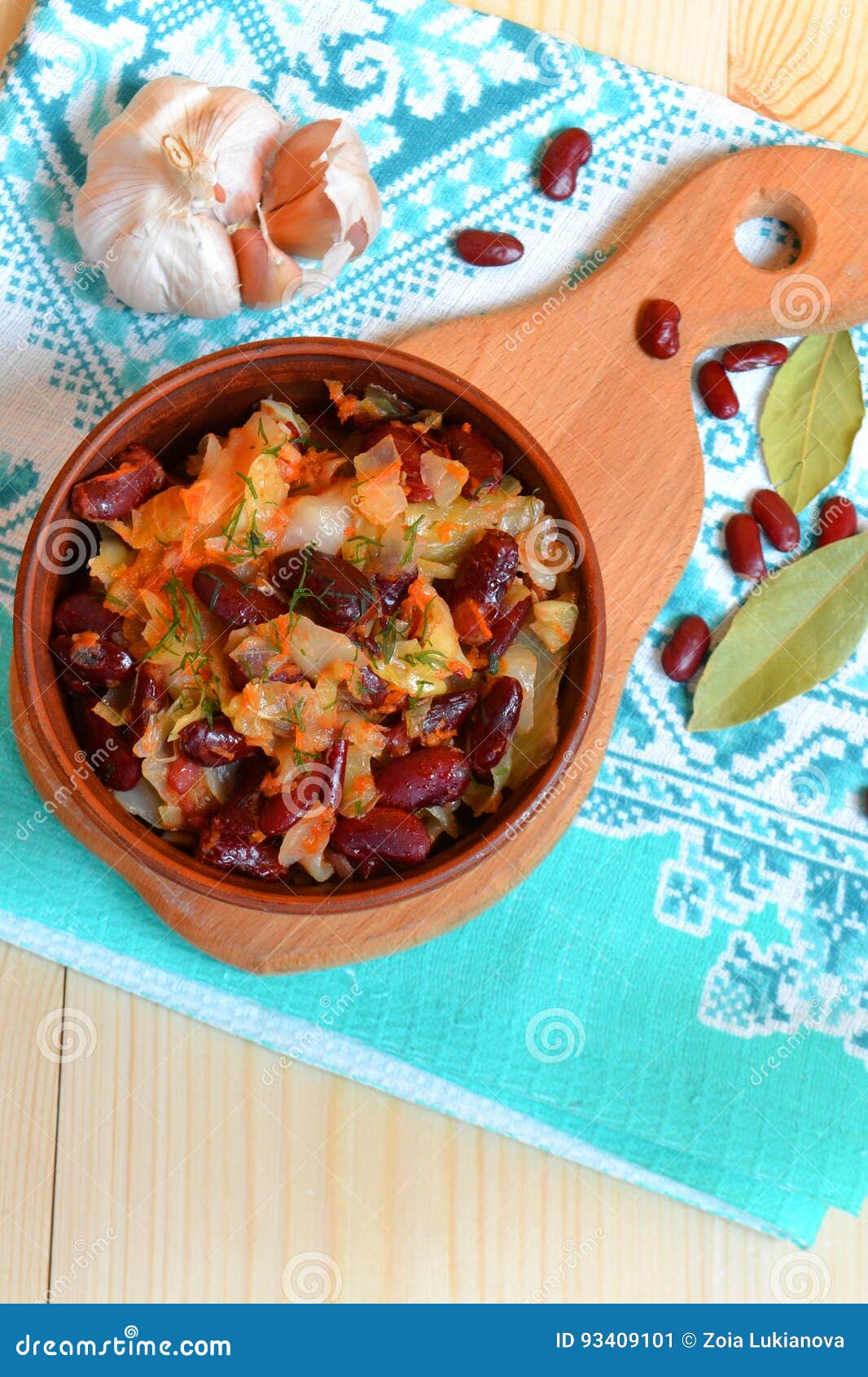 Gestoofde Kool Met Rode Bonen Stock Afbeelding - Image of bonen ...