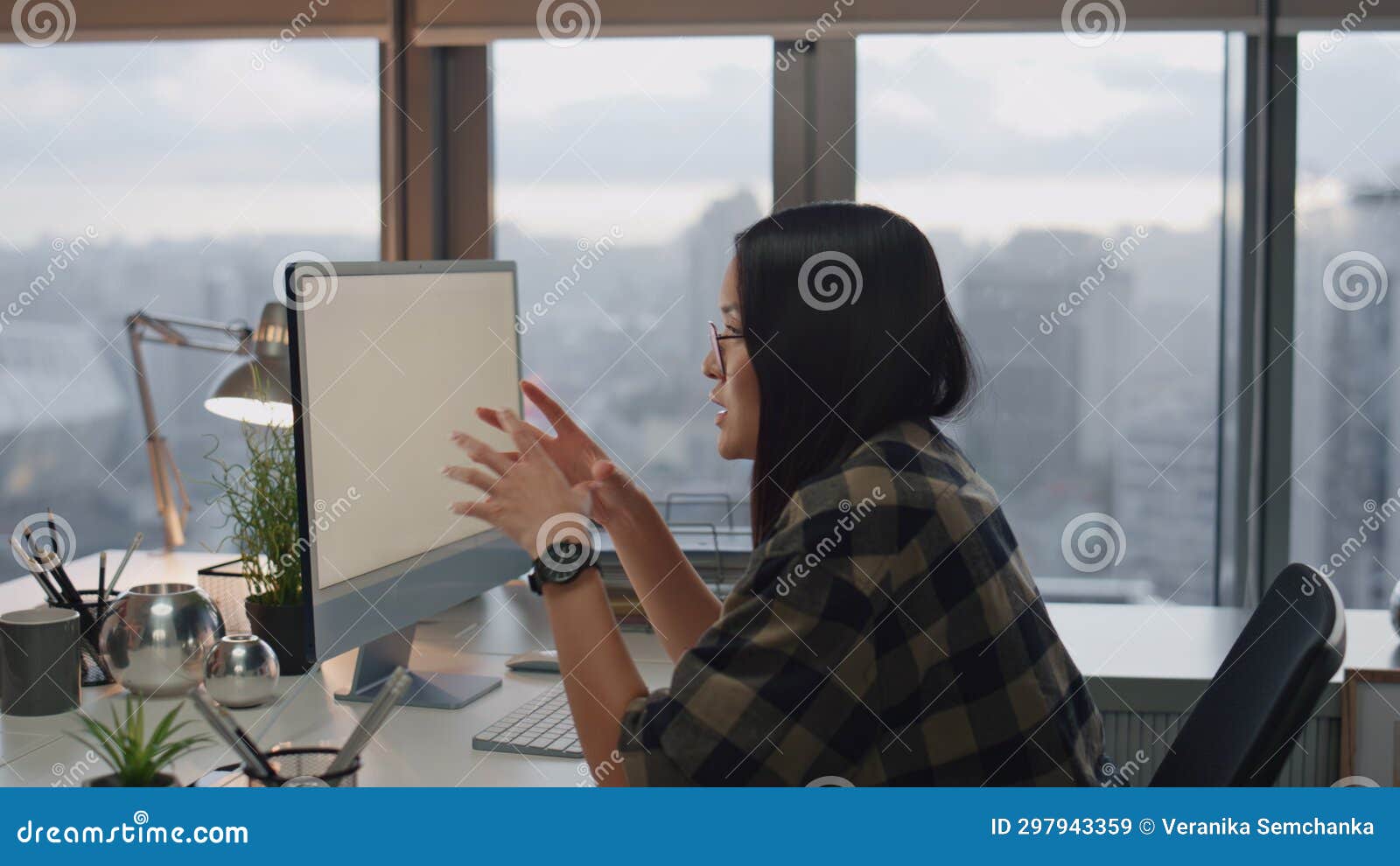 Gesturing Woman Explaining Windows Office Closeup. Emotional Designer ...