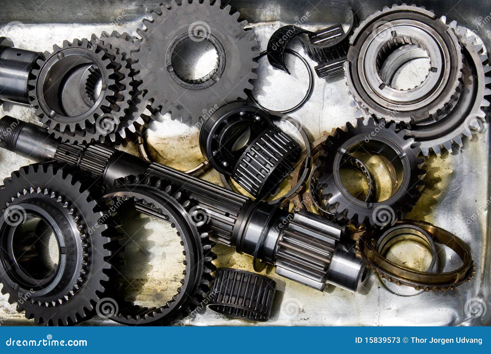 Getriebeteile stockbild. Bild von gang, stahl, auto, übertragung - 15839573