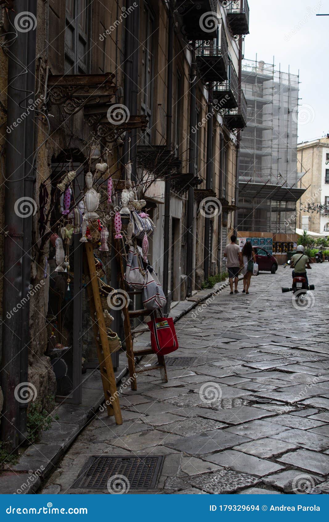 Getting Lost in the Streets of the Artistic District of Kalsa, Palermo ...