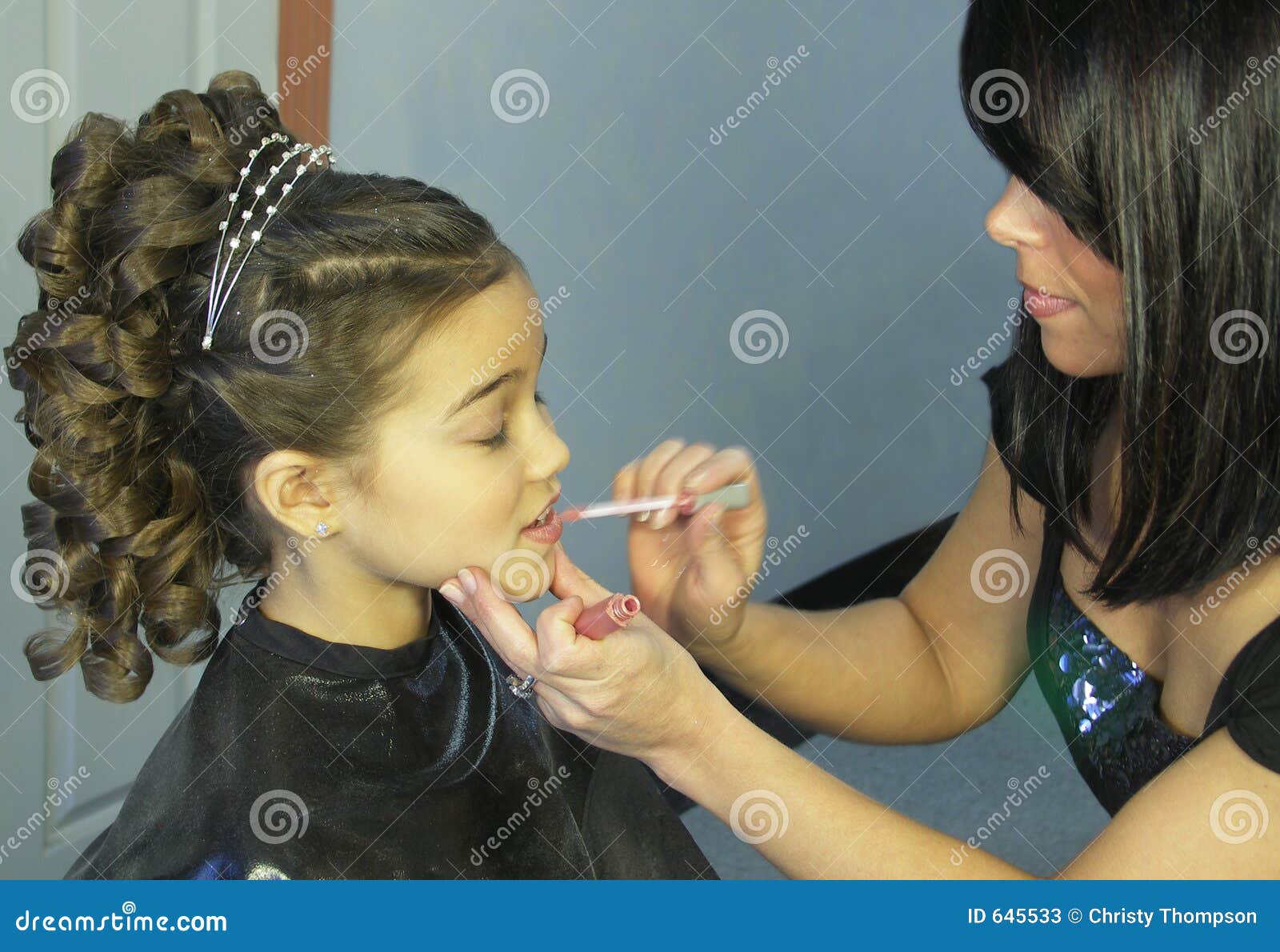 Getting Pretty Stock Image Image Of Pretty Beatician 645533