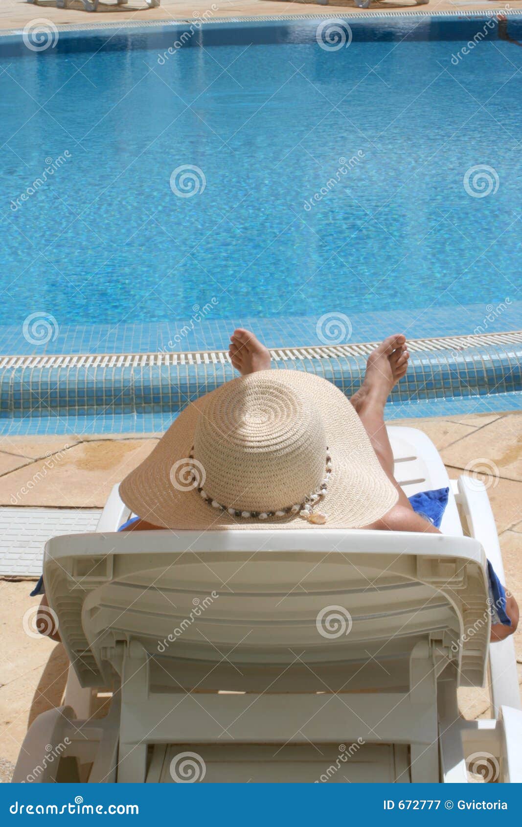 Getting shade stock image. Image of relaxation, vacatioining - 672777