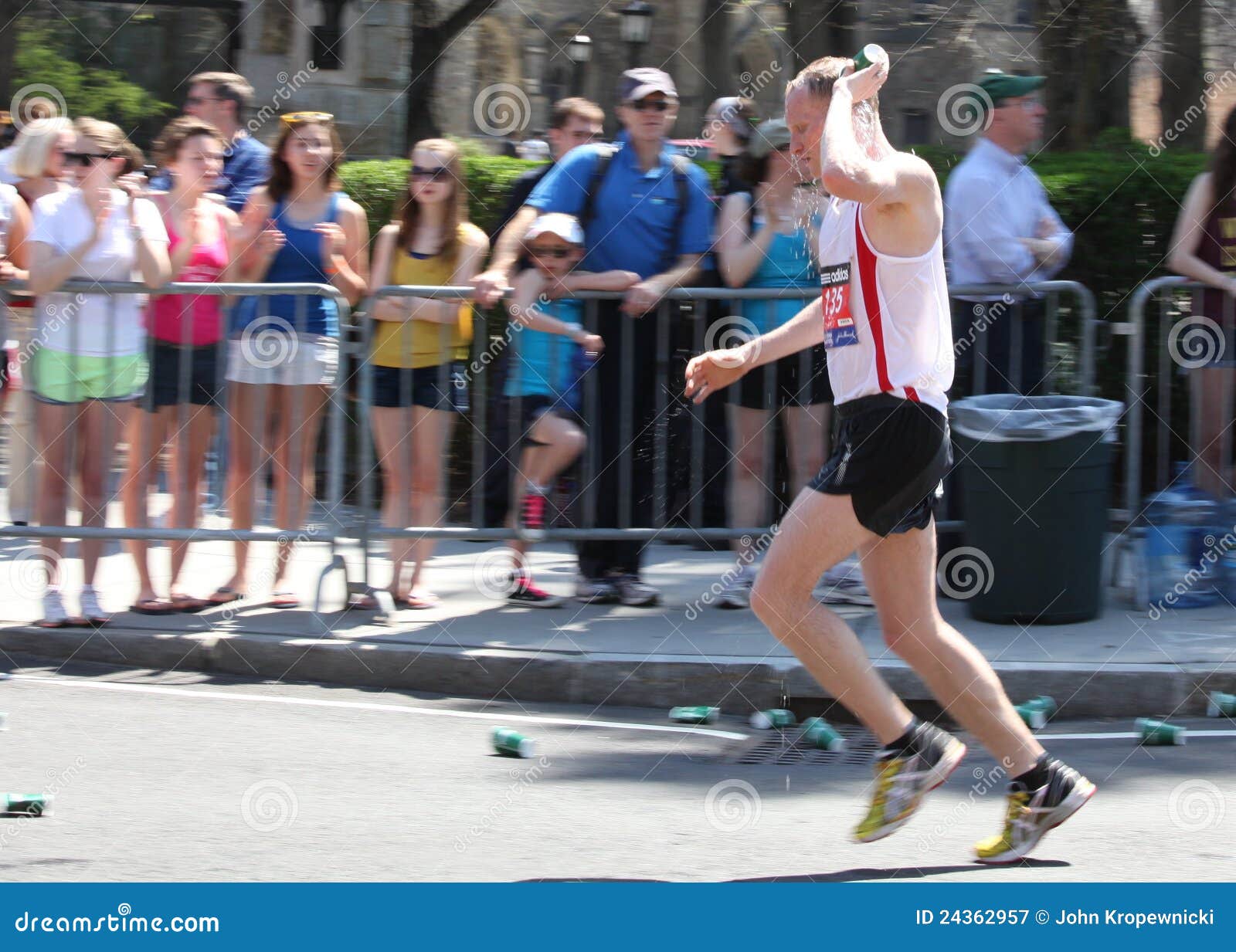 Getting Water on the Marathon Editorial Photography - Image of outdoor ...