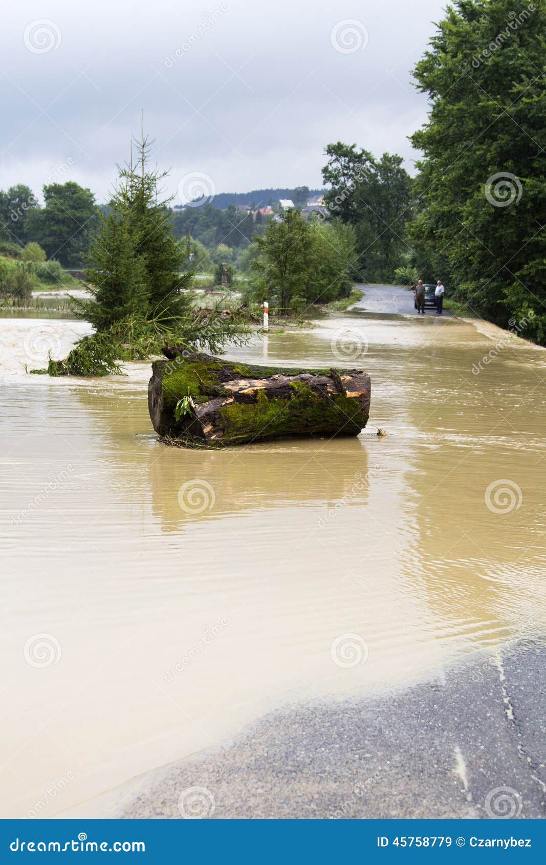 Gevolgen van overstroming stock afbeelding. Image of noodsituatie ...