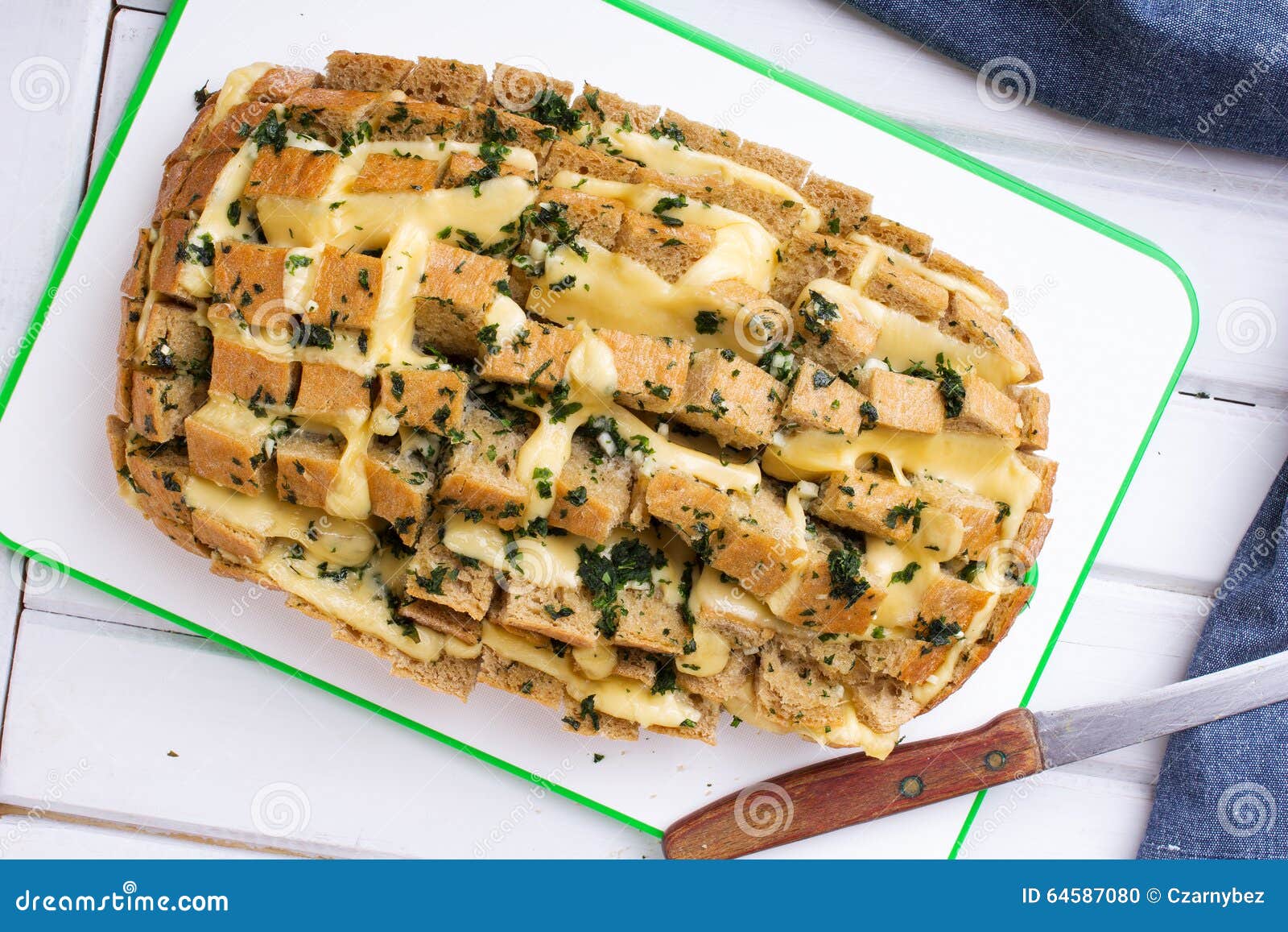 Gevuld brood met kaas stock foto. Image of snack, voedsel - 64587080