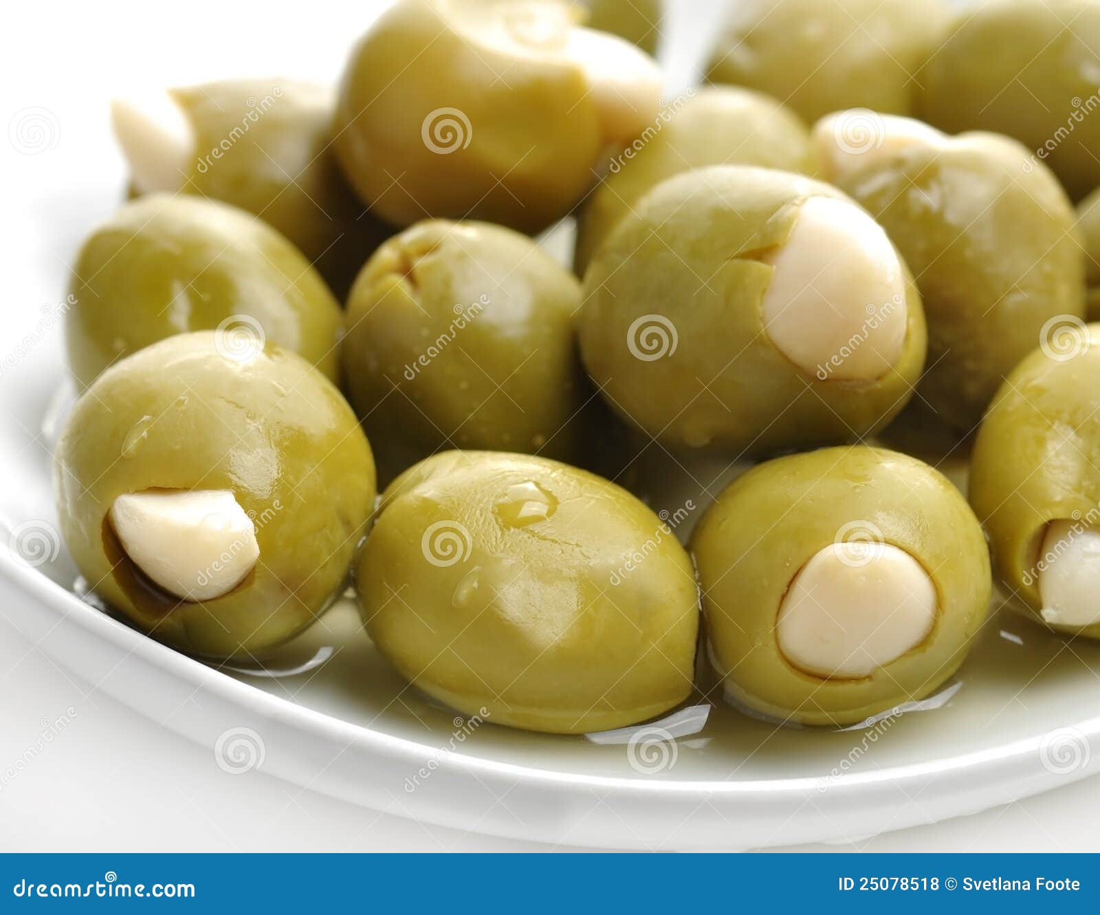 Gevulde Olijven stock foto. Image of schotel, voedsel - 25078518