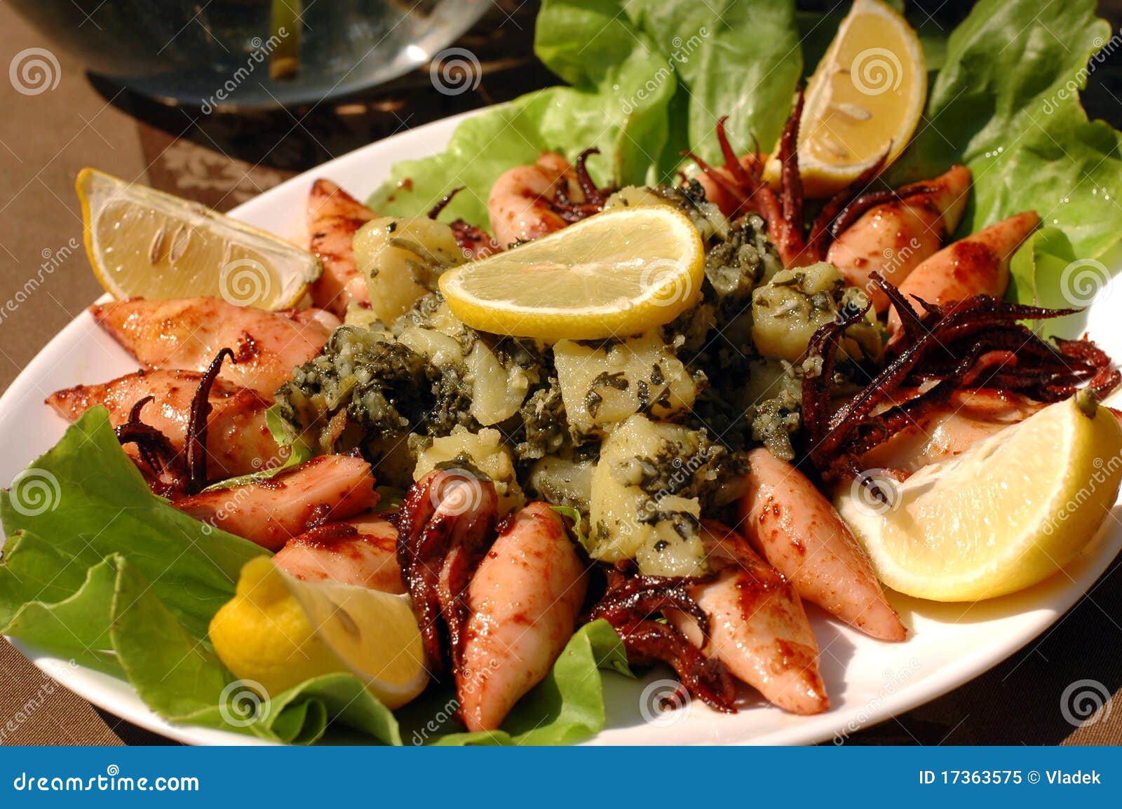 Gevulde pijlinktvis stock afbeelding. Image of keuken - 17363575