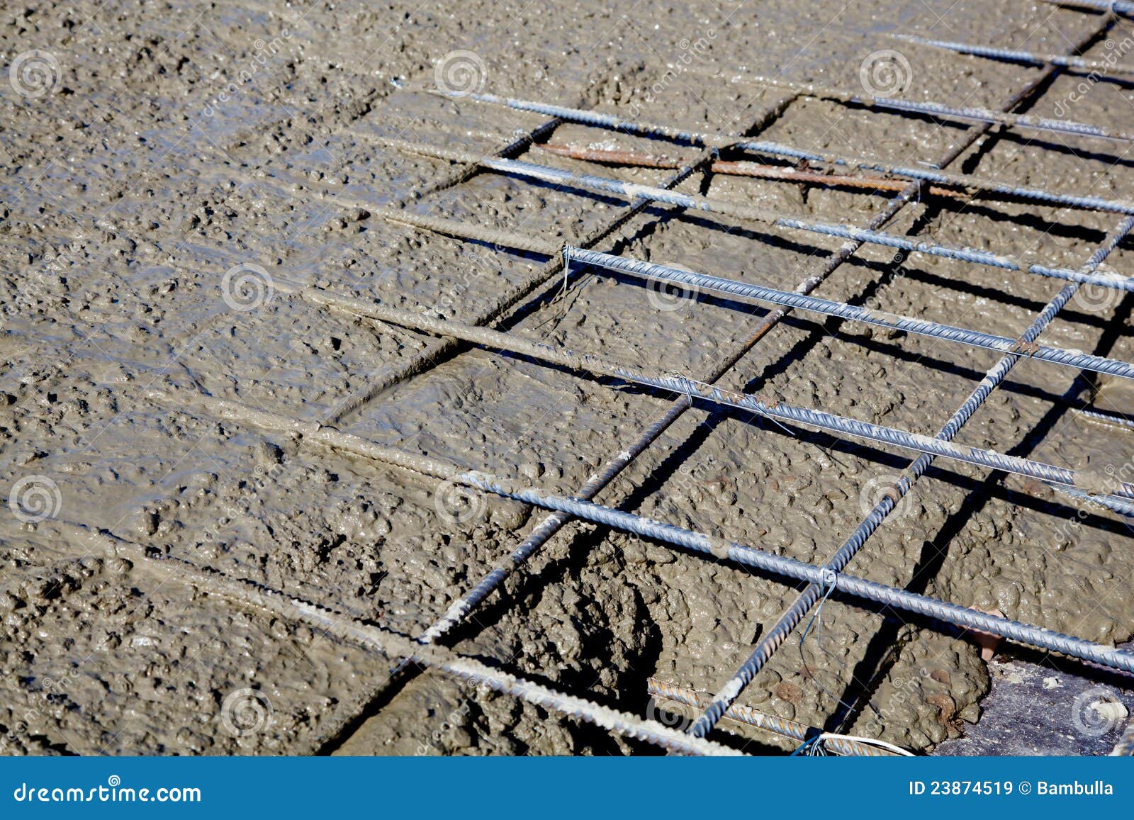 Gewapend beton stock afbeelding. Image of cementering - 23874519