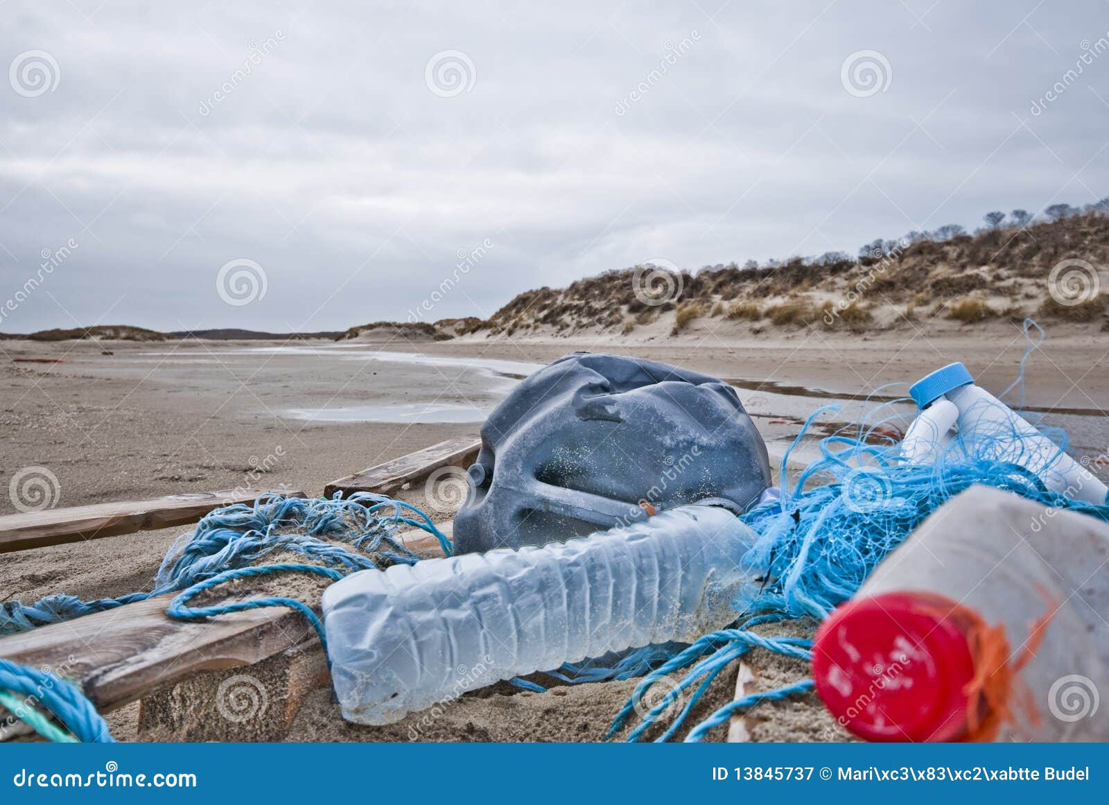 Gewassen carbage stock afbeelding. Image of holland, landschap - 13845737