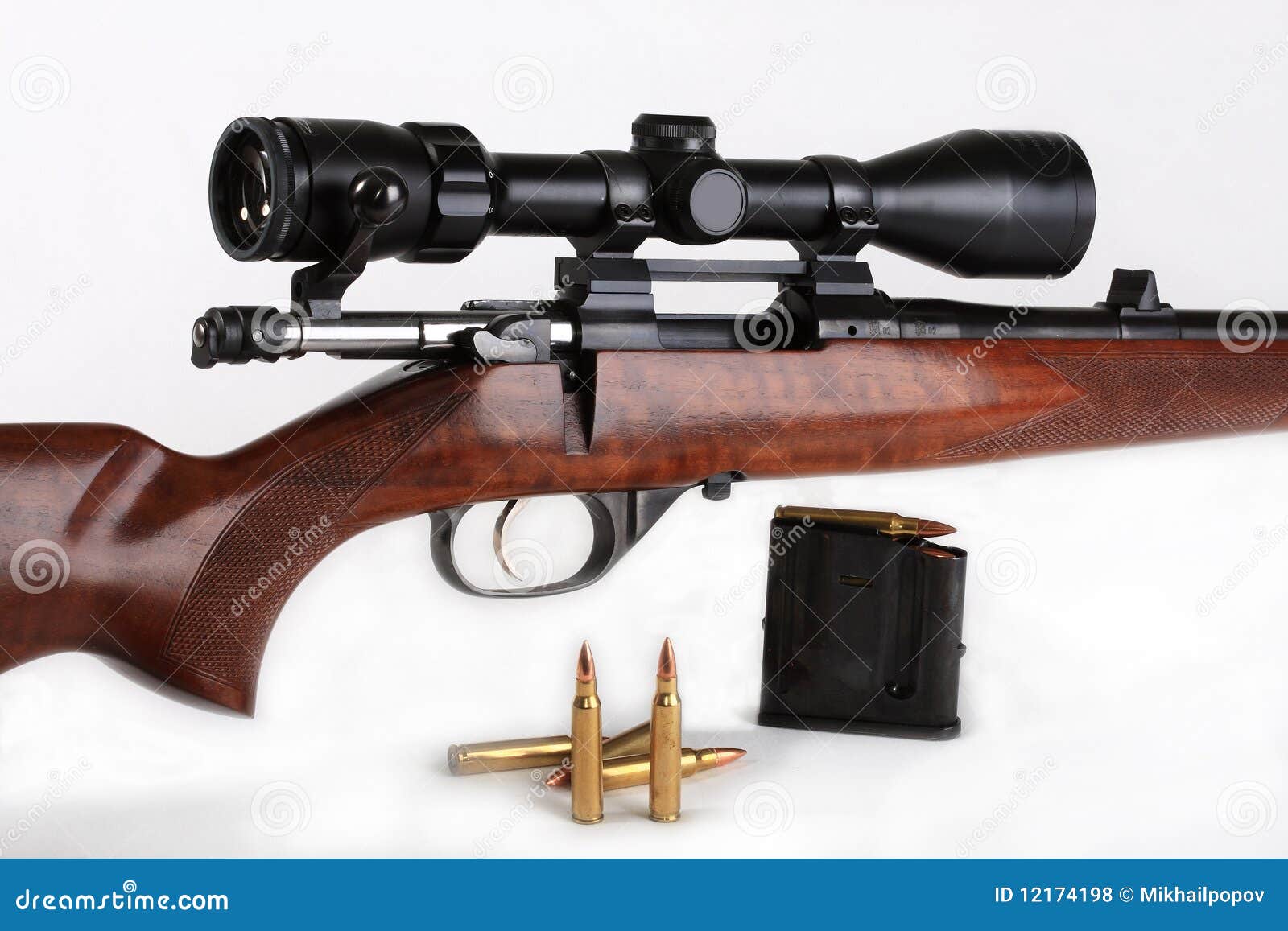 Geweer, kaliber 223 Rem stock foto. Image of mens, jacht - 12174198