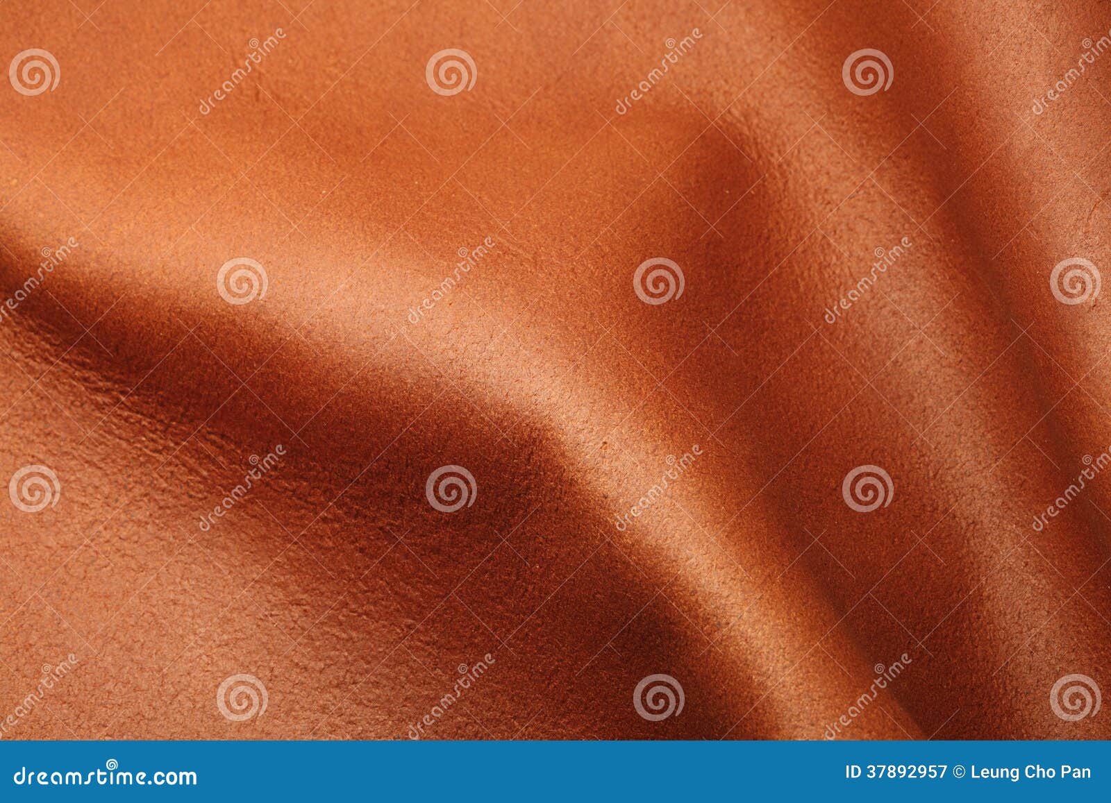 Gewelltes braunes Leder stockbild. Bild von dunkel, welle - 37892957