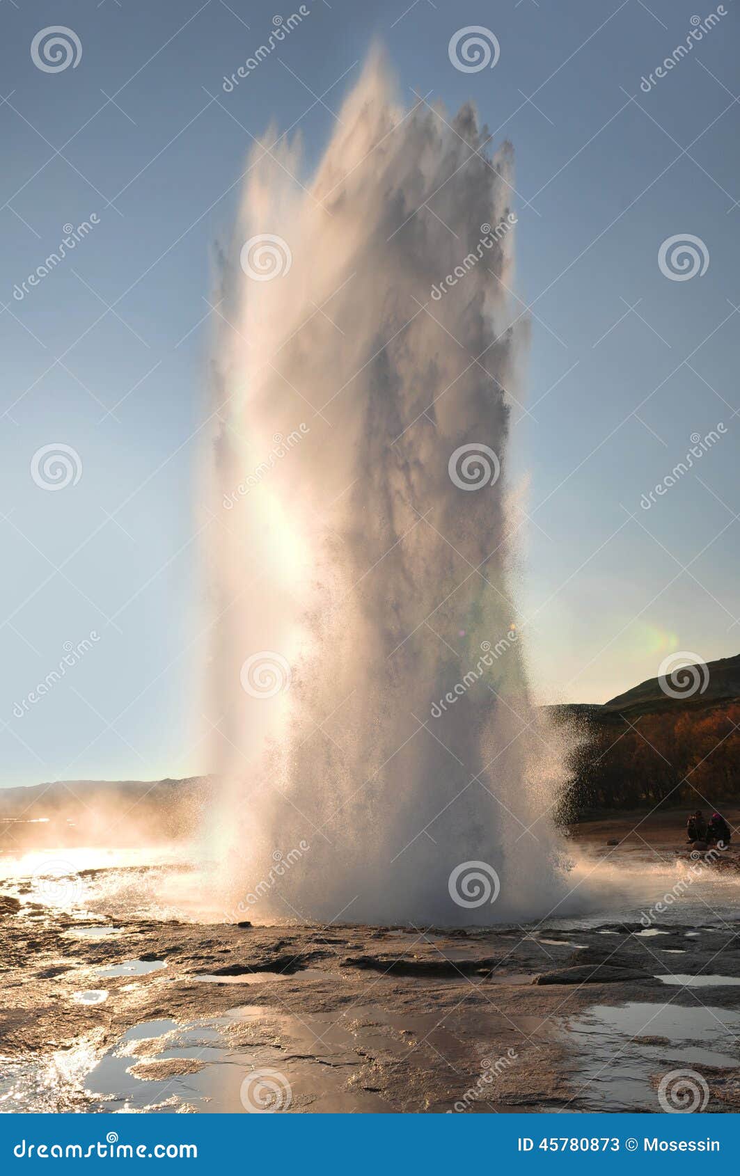 Geyser image stock. Image du roches, zone, actif, chaud - 45780873