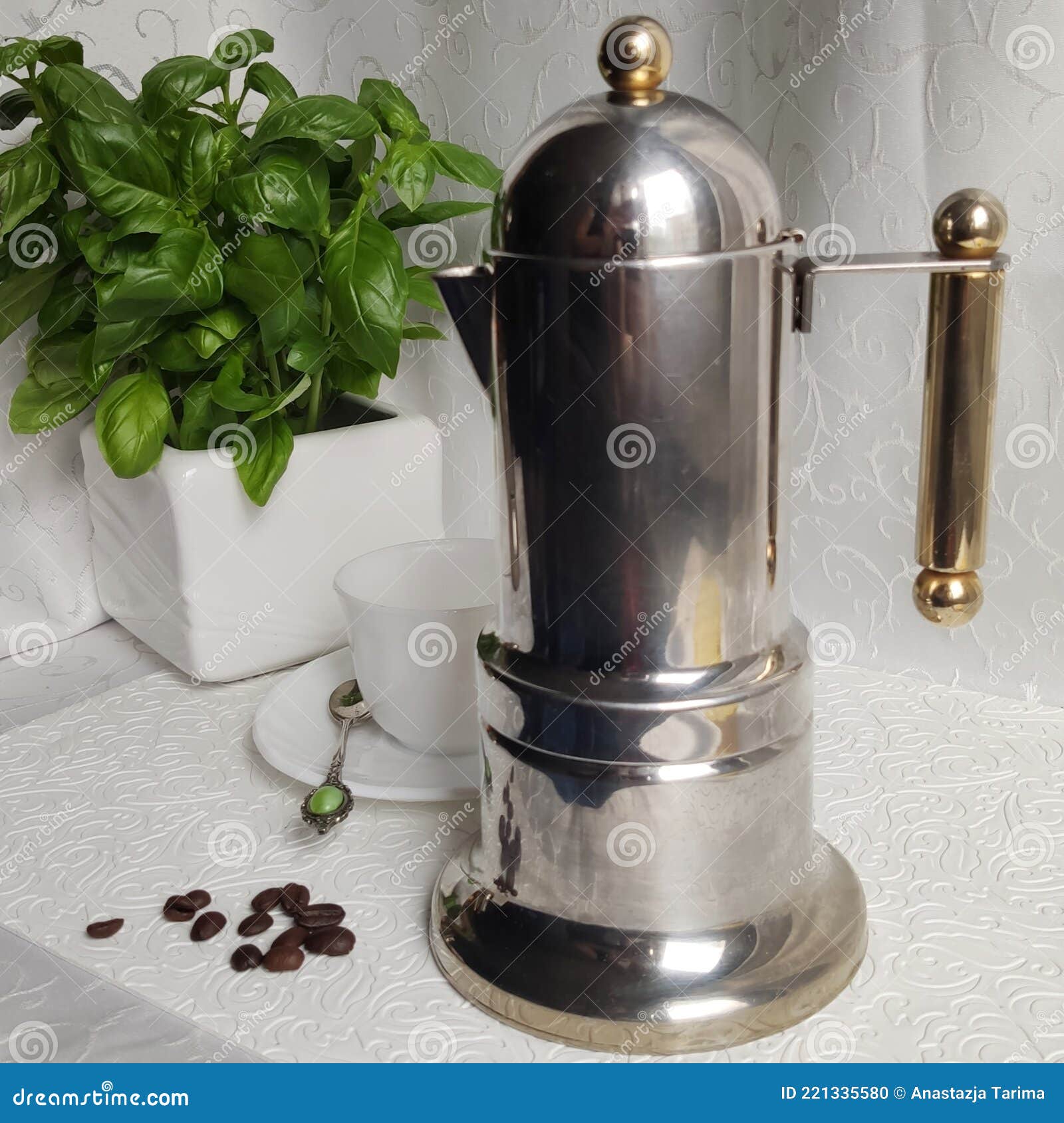 Geyser coffee maker stock photo. Image of koffee, geyser - 221335580